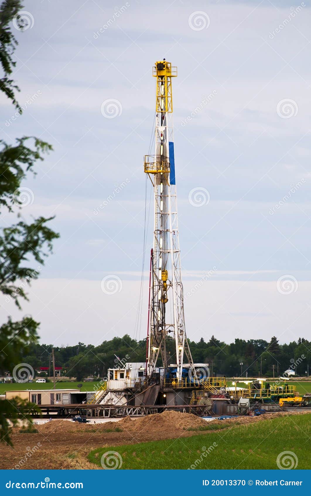 Drilling Rig In A Cornfield In South Texas Eagle Ford Shale Stock Photo ...