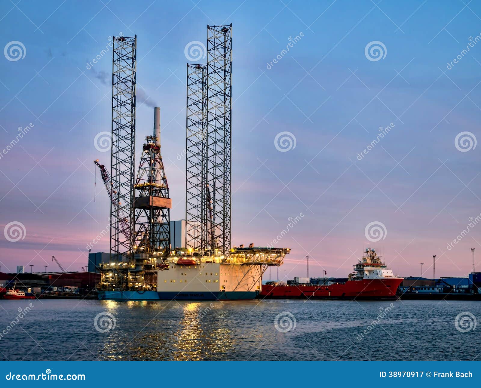 Oil Rig in Esbjerg Harbor, Denmark Stock Image - Image of power, fuel ...