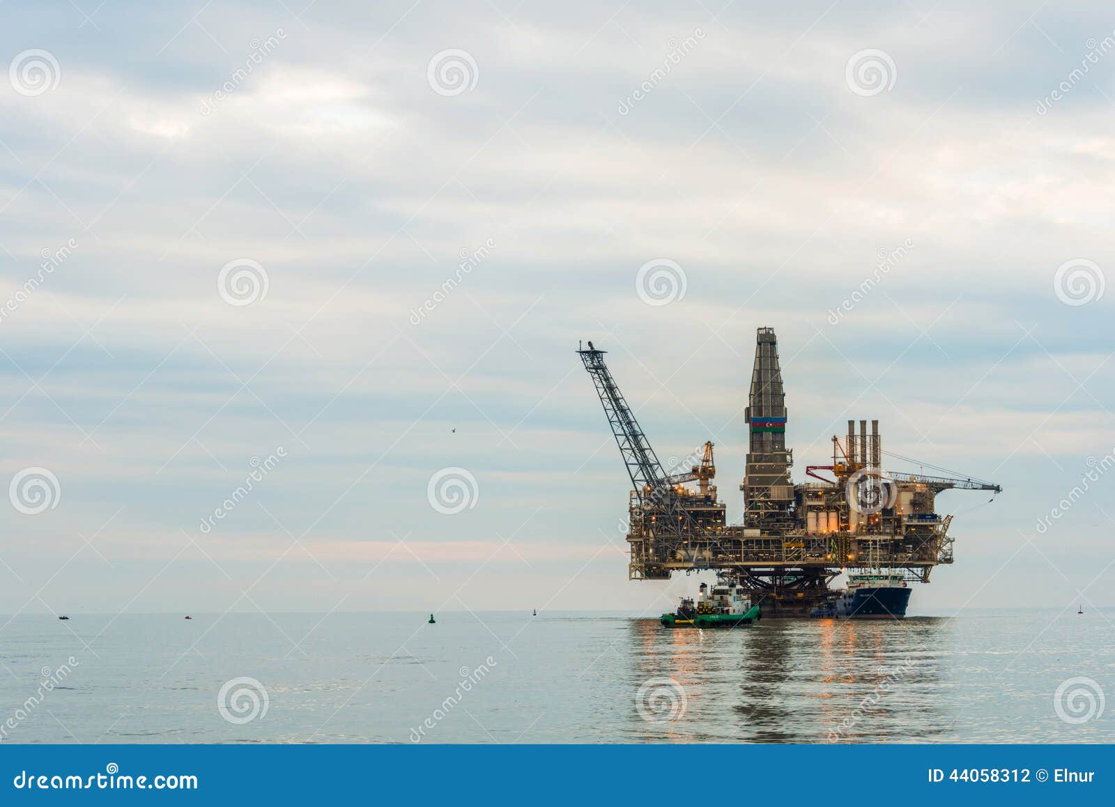 Oil rig platform editorial photography. Image of equipment - 44058312