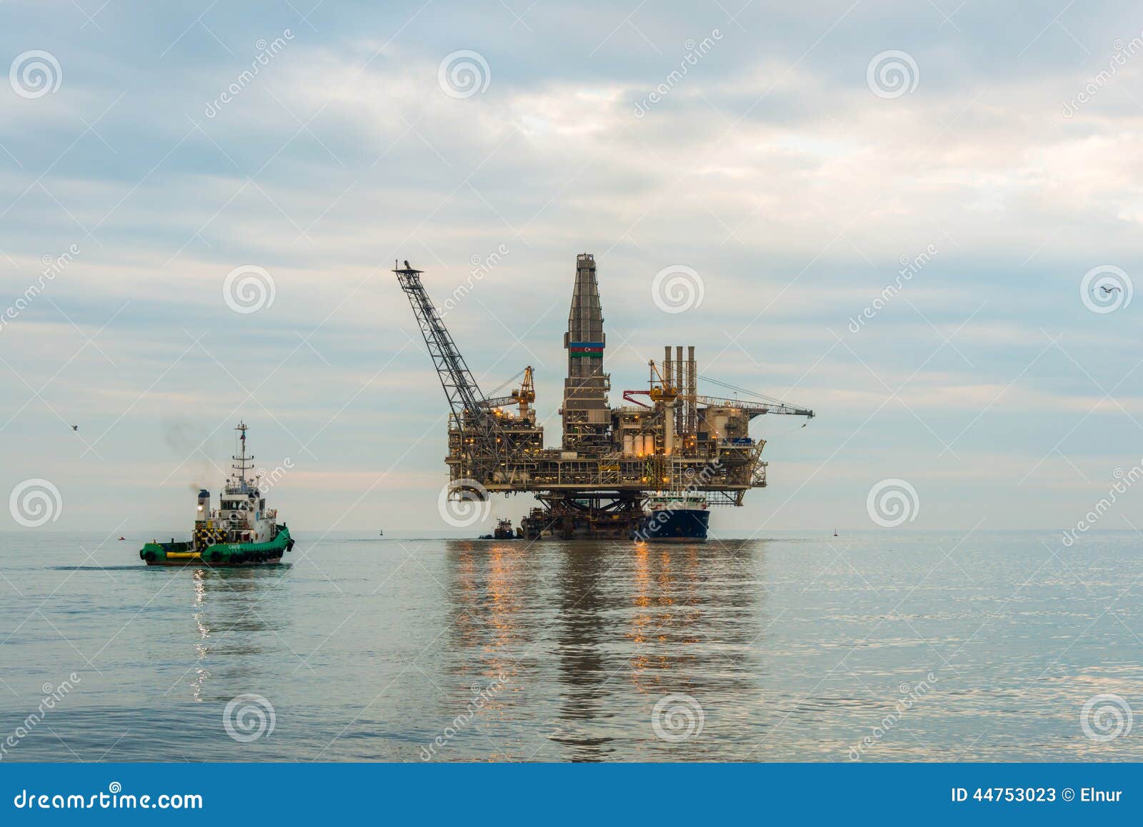 Oil rig platform editorial stock photo. Image of pumps - 44753023