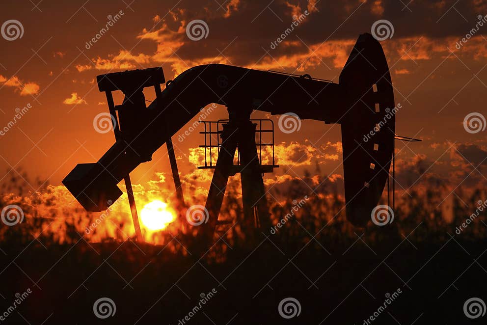 Oil rig pump jack stock image. Image of canada, saskatchewan - 15803969