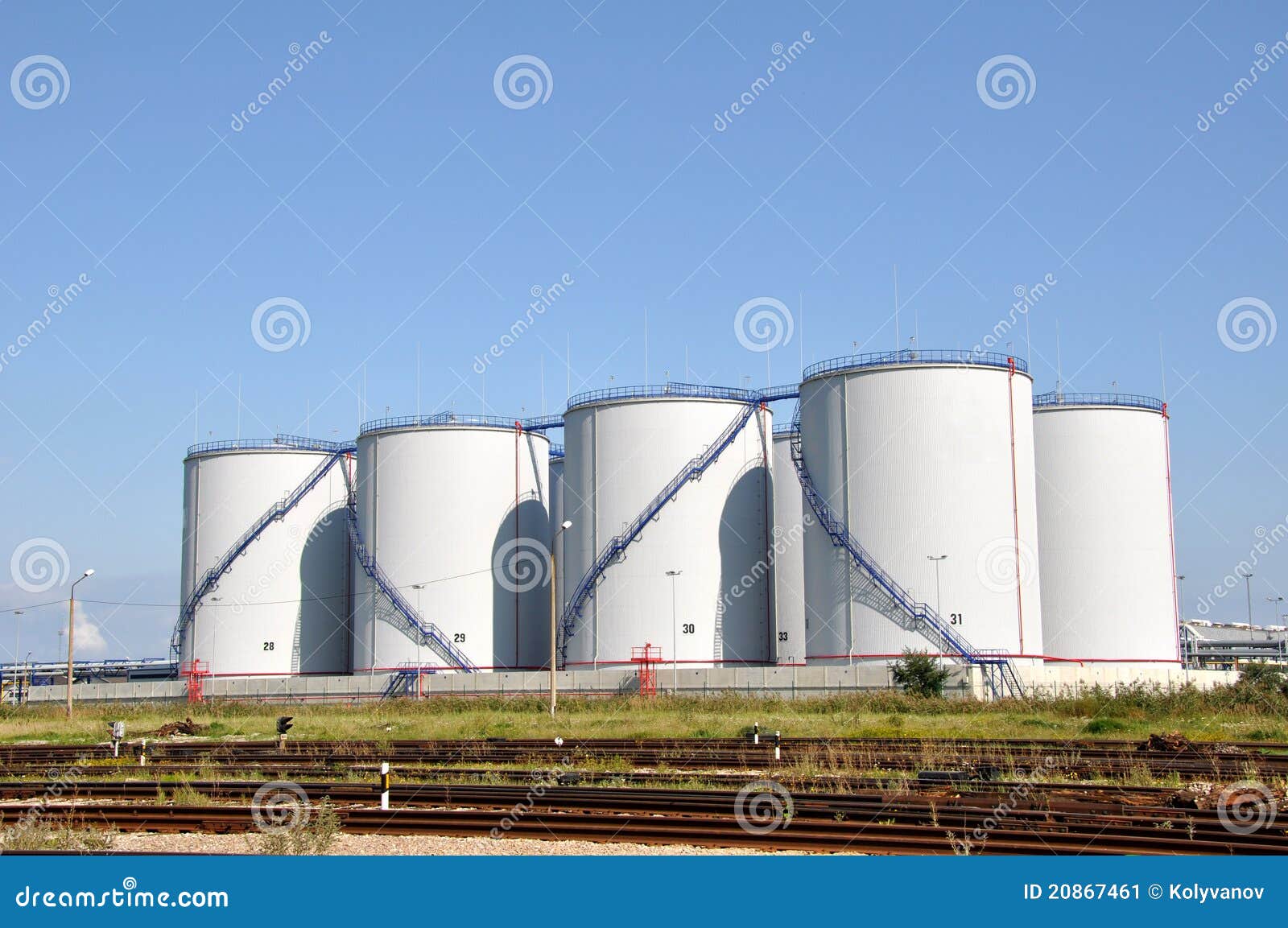 Oil storage stock image. Image of large, container, tank - 20867461