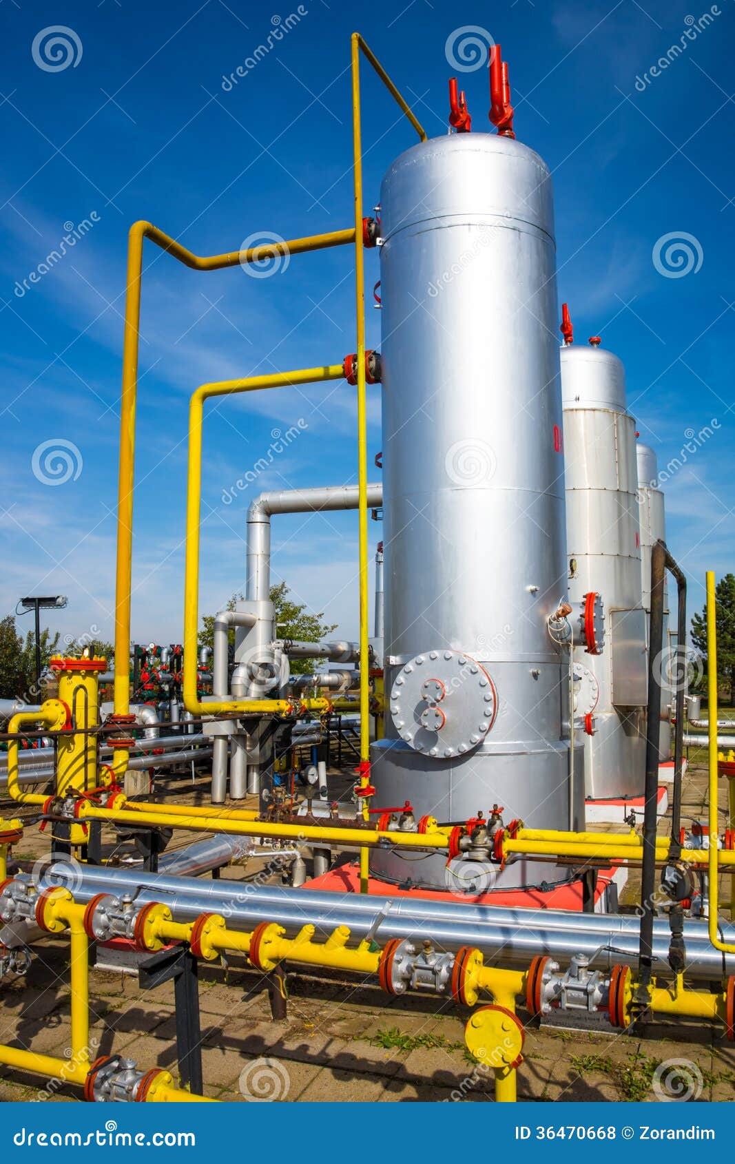 Oil storage and pipeline stock photo. Image of mining - 36470668