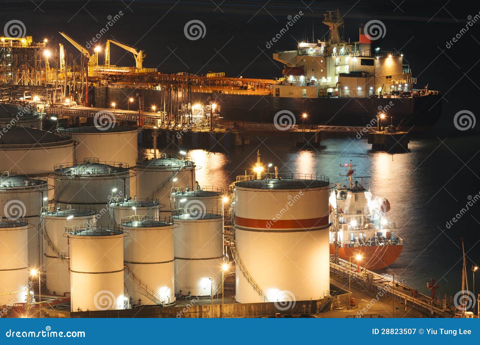 Oil Storage tanks stock image. Image of storage, petrochemical - 28823507
