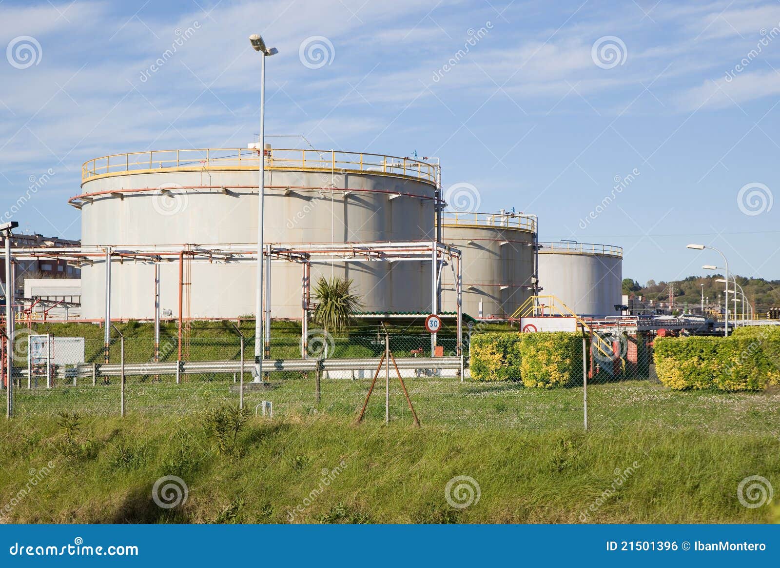 Oil tank refinery stock photo. Image of depot, chemistry - 21501396