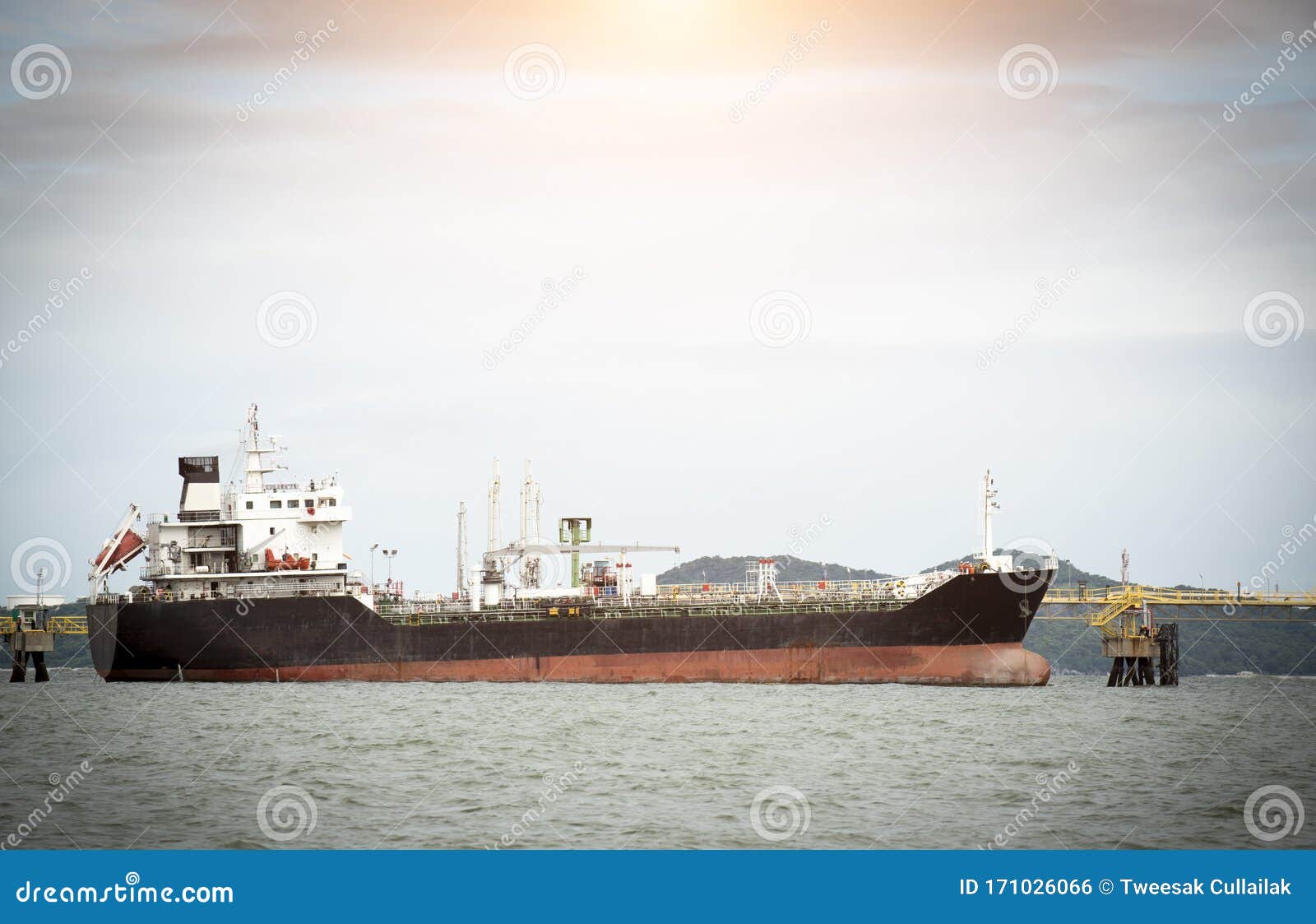 Oil Tanker Loading Crude Oil Stock Photo - Image of petroleum, export ...