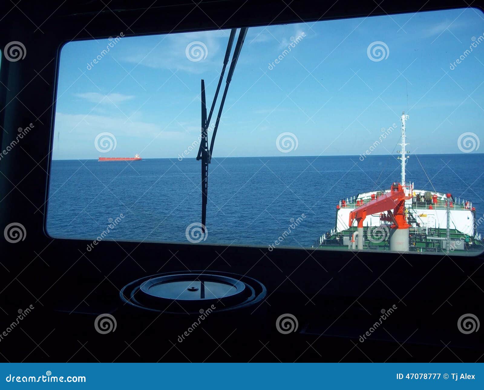 Oil Tanker sailing editorial photography. Image of operation - 47078777