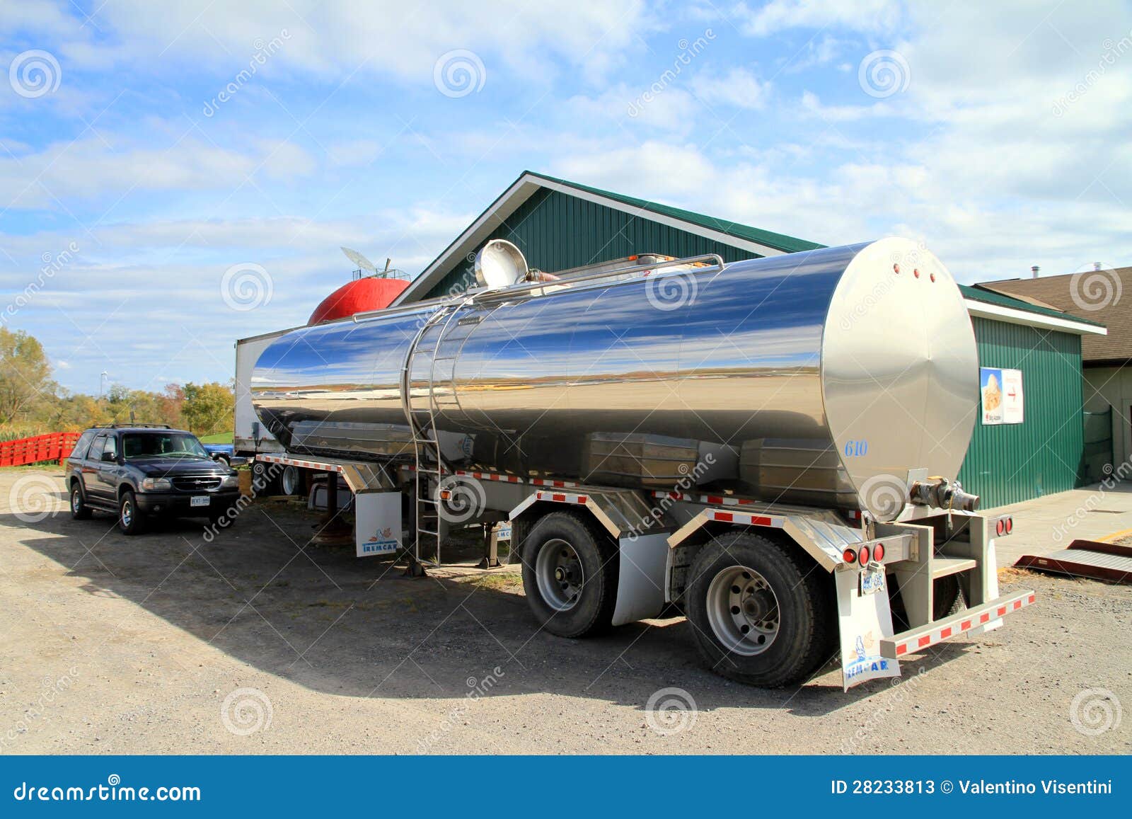 Crude Oil Tanker Truck