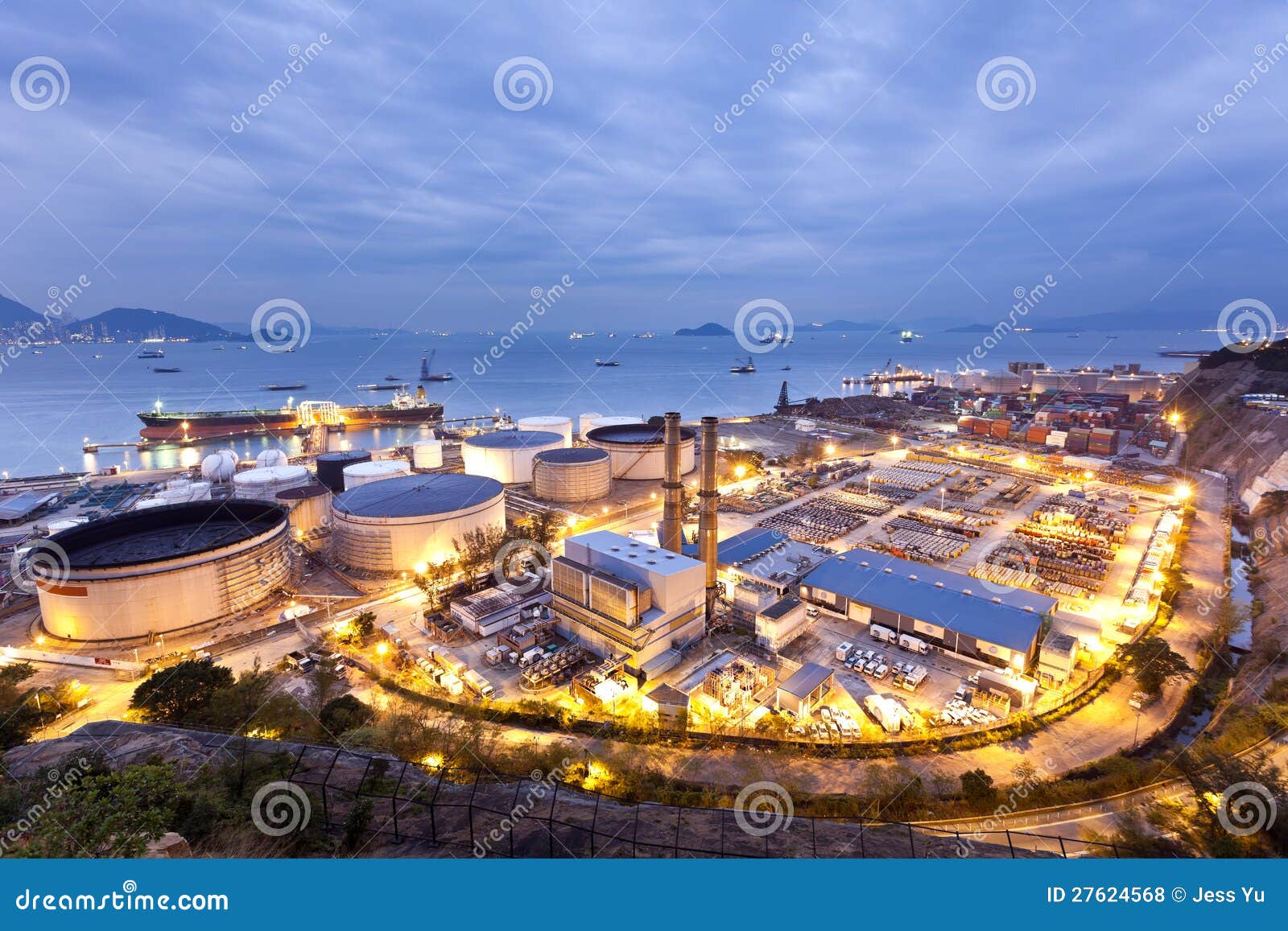 Oil Tanks Industry Scene at Night Stock Photo - Image of pipe, metal ...
