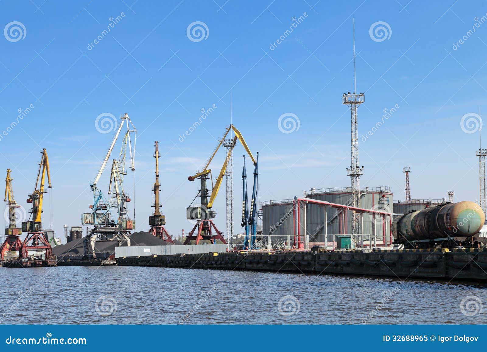 Oil terminal stock image. Image of refined, hoisting - 32688965
