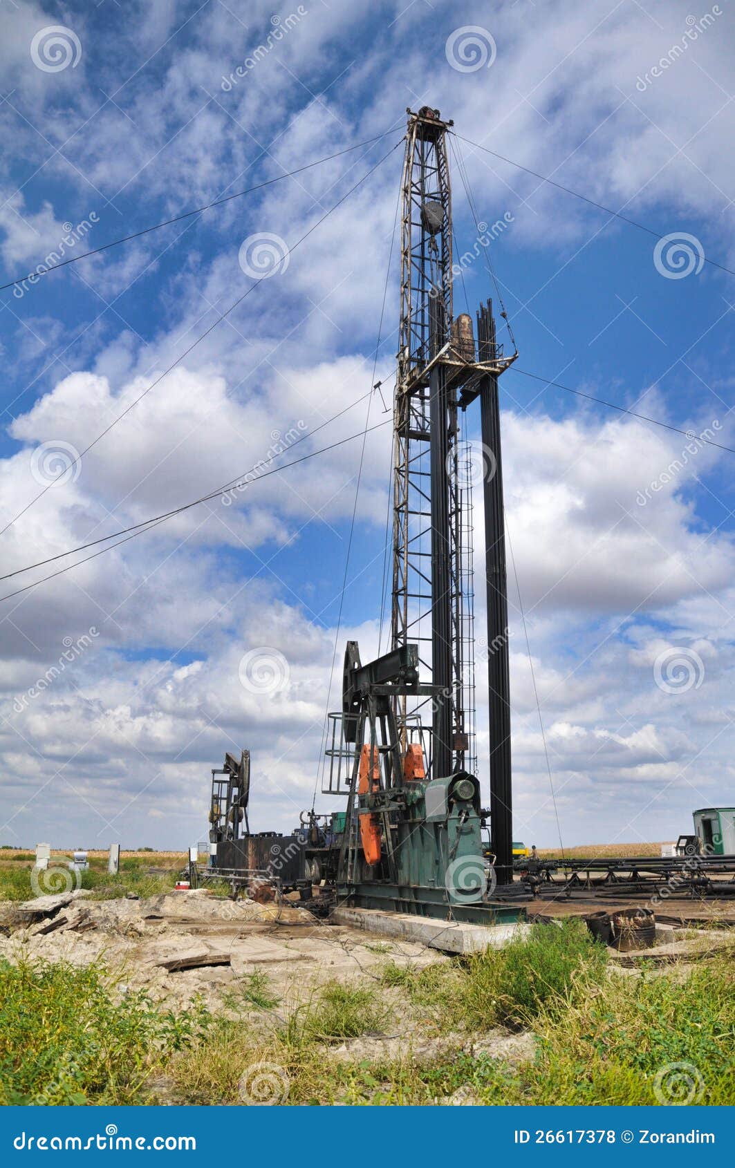 Oil tower stock photo. Image of patch, equipment, petroleum - 26617378