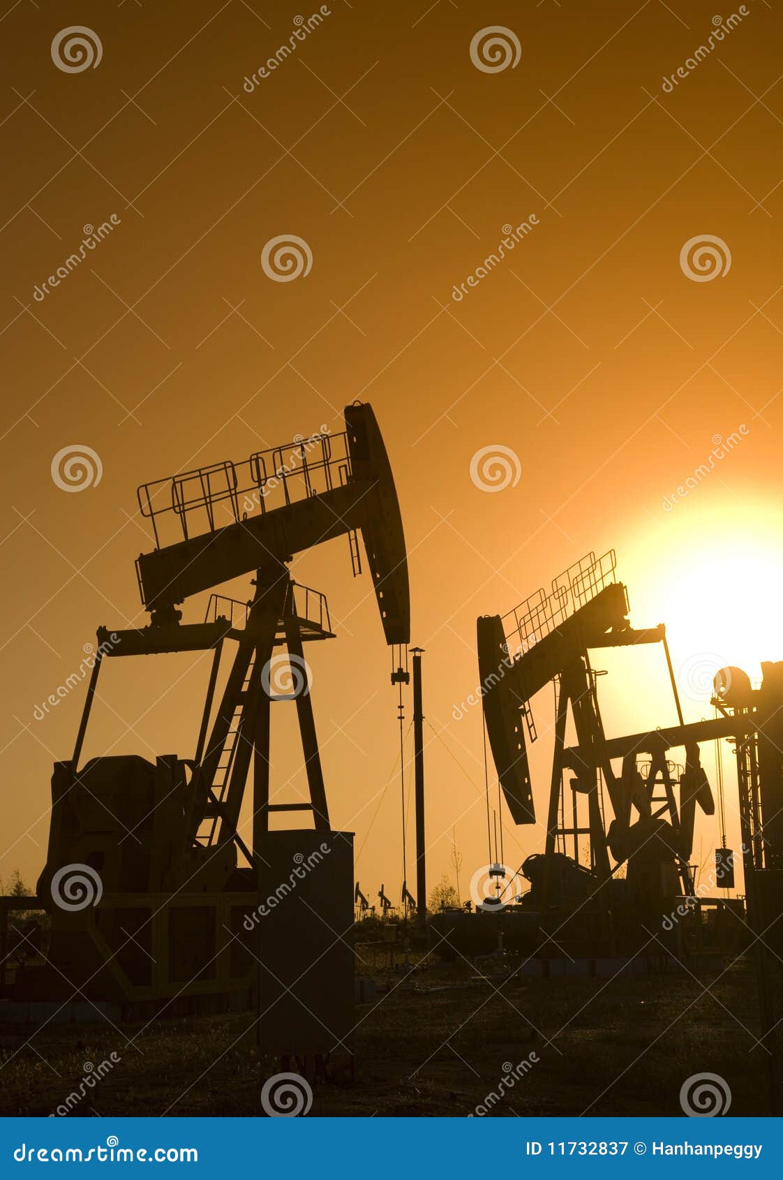 Oil Well Silhouette Royalty-Free Stock Image | CartoonDealer.com #11990752
