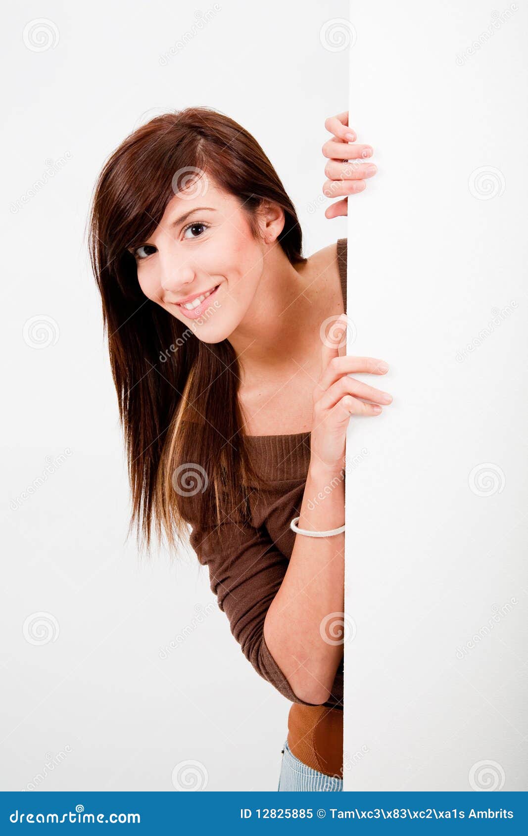 Ojeada Adolescente Hermosa De La Muchacha Imagen de archivo - Imagen de ...