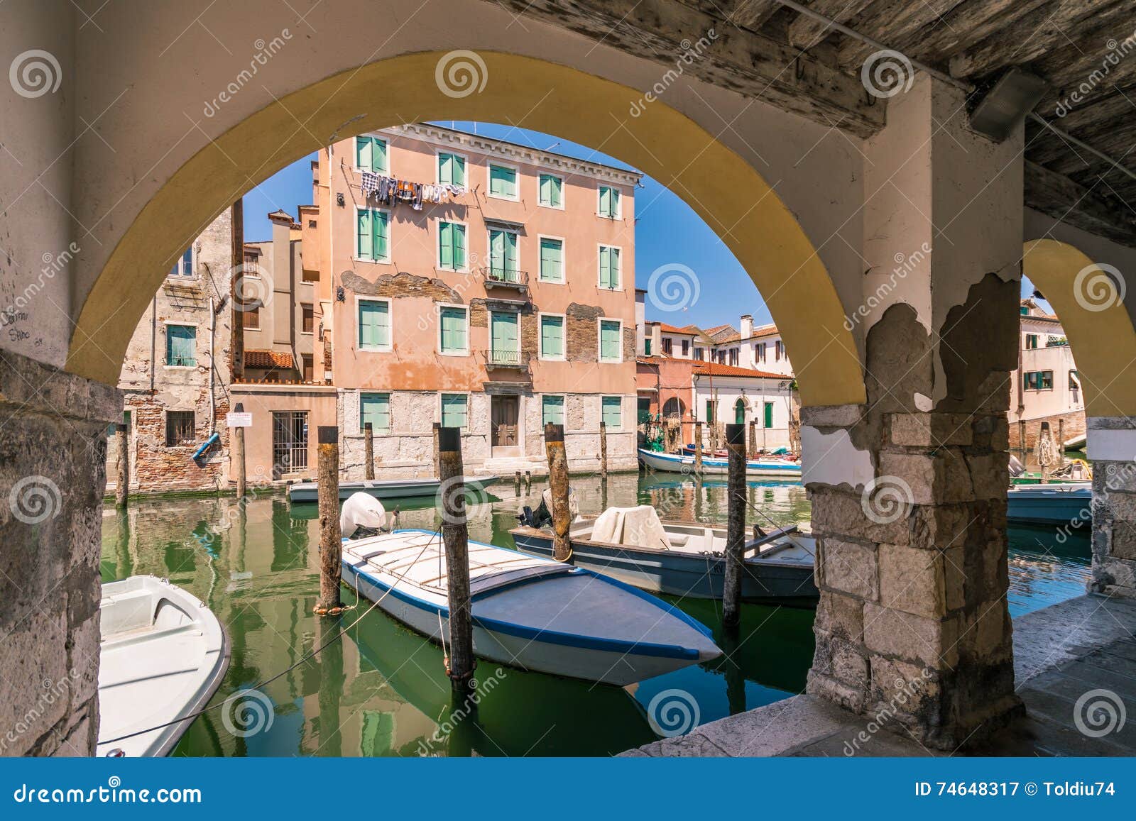 Ojeada De Chioggia De Las Arcadas Imagen de archivo - Imagen de ...