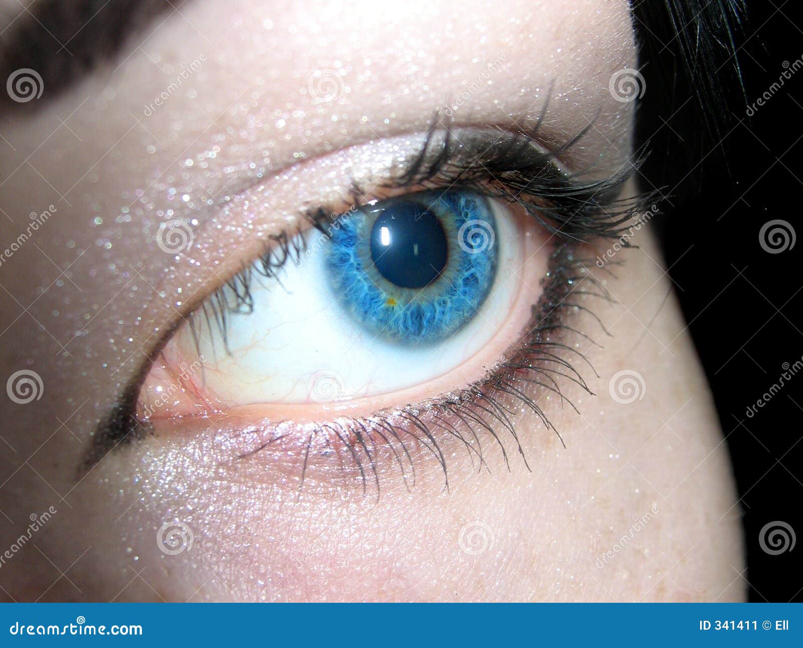 Ojo azul imagen de archivo. Imagen de maquillaje, mirada - 341411