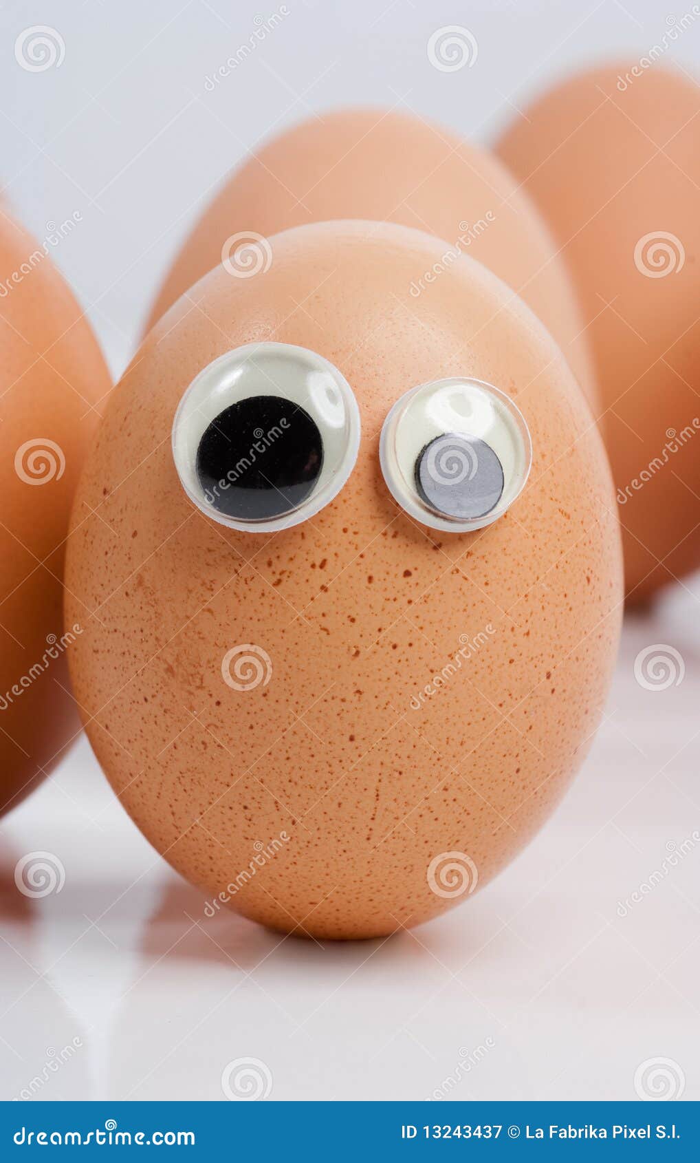 Ojos del huevo imagen de archivo. Imagen de fresco, mirando - 13243437