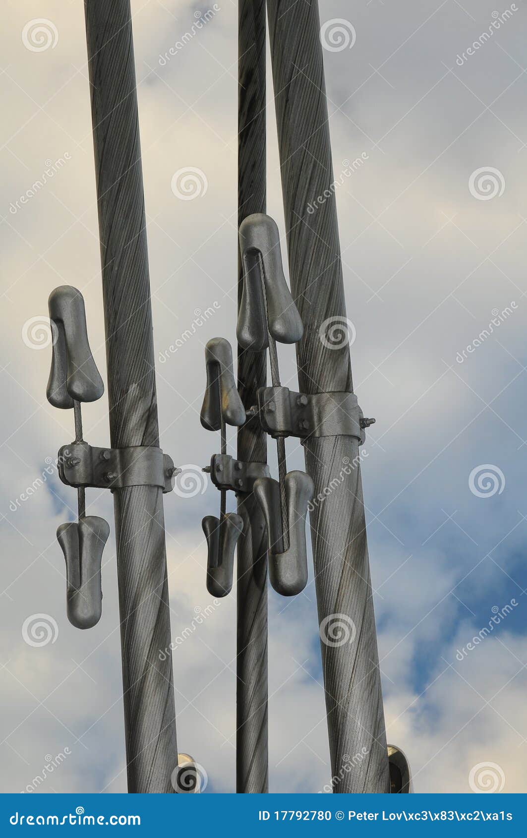 Oka London arkany stalowe obraz editorial. Obraz złożonej z stal - 17792780