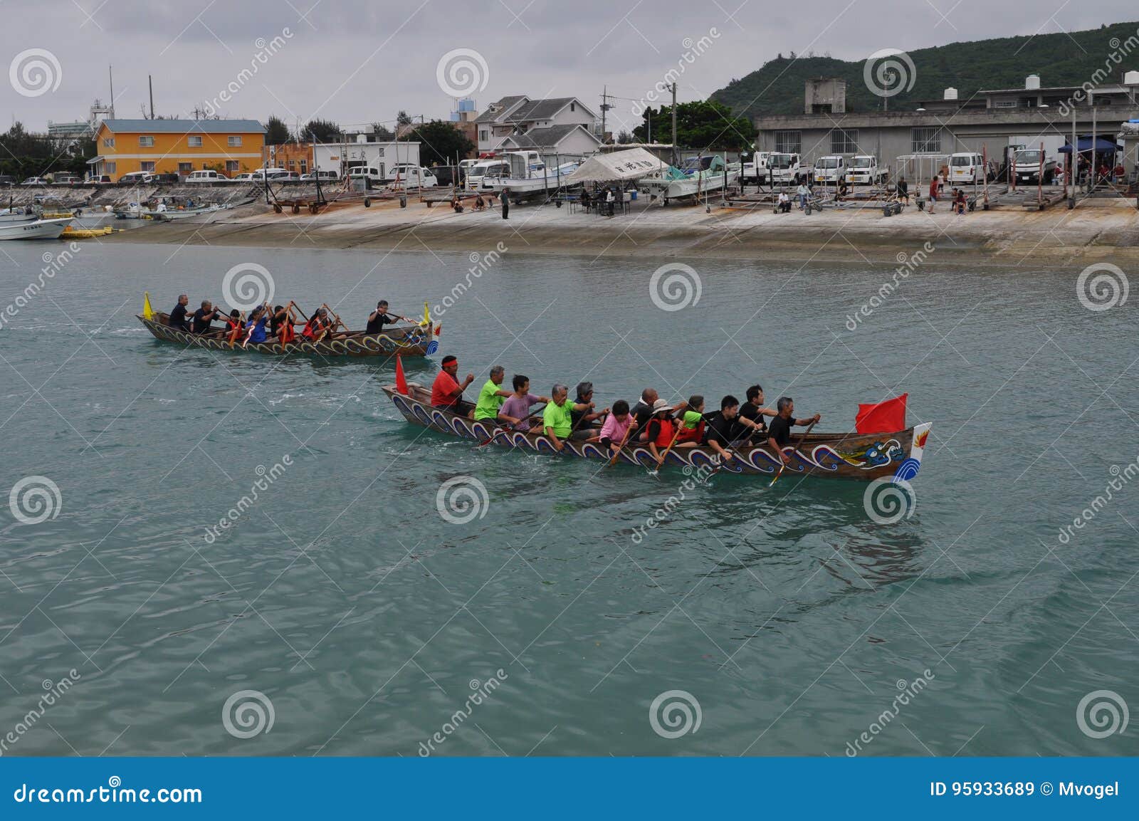 Okinawan Dragon Boat Race imagen de archivo editorial. Imagen de ...