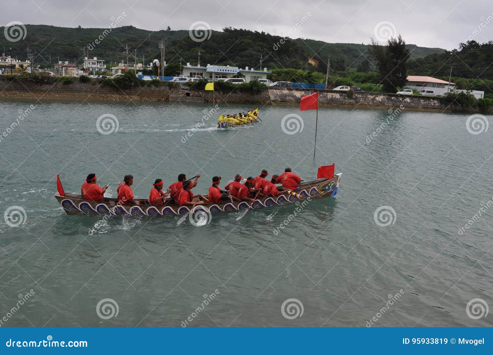 Okinawan Dragon Boat Race image stock éditorial. Image of touriste ...
