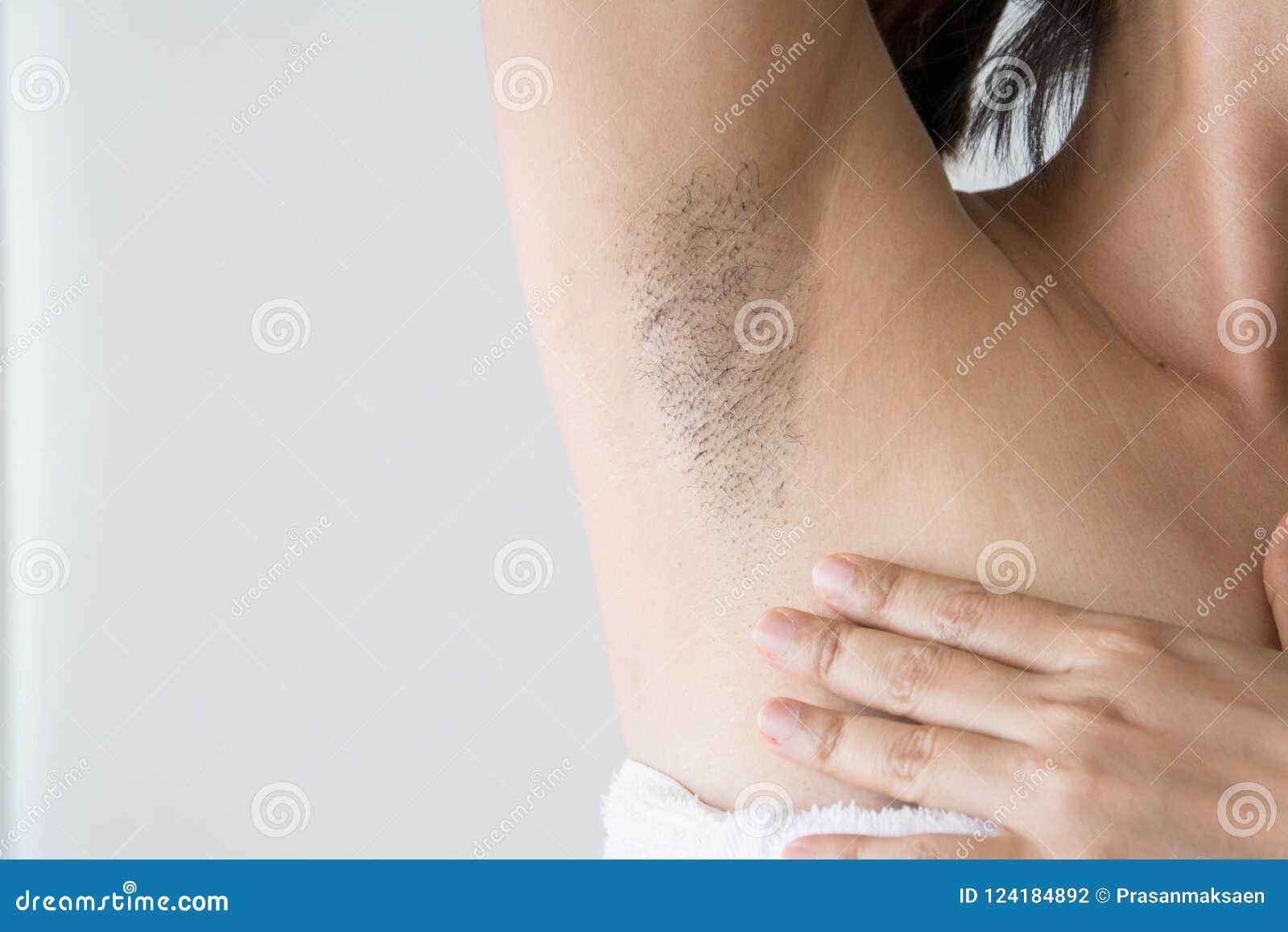 Oksel en okselhaar stock foto. Image of voordien, wijfje - 124184892