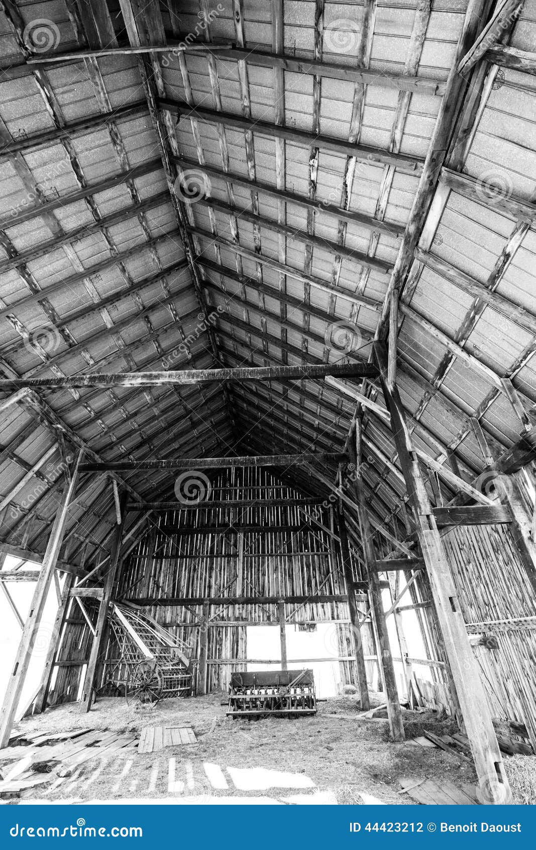 Old Abandoned Barn stock photo. Image of inside, country - 44423212