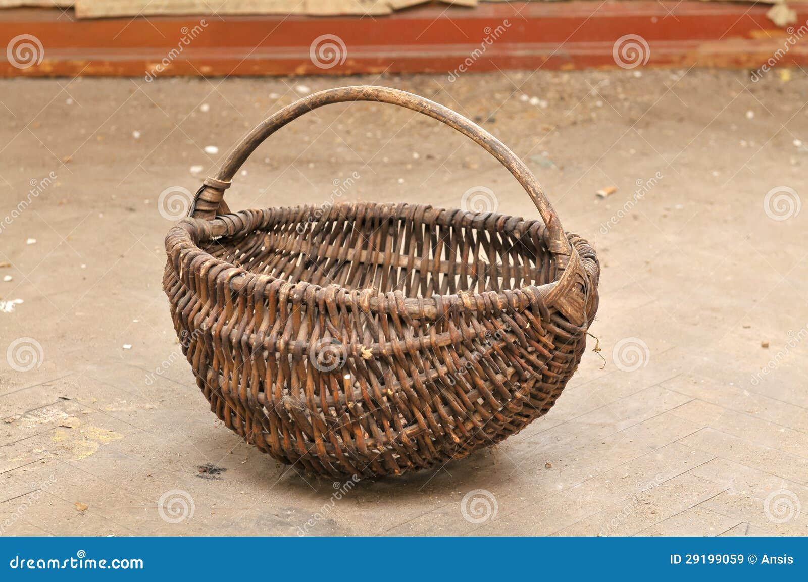 Old Abandoned Basket Royalty-Free Stock Photography | CartoonDealer.com #29199059