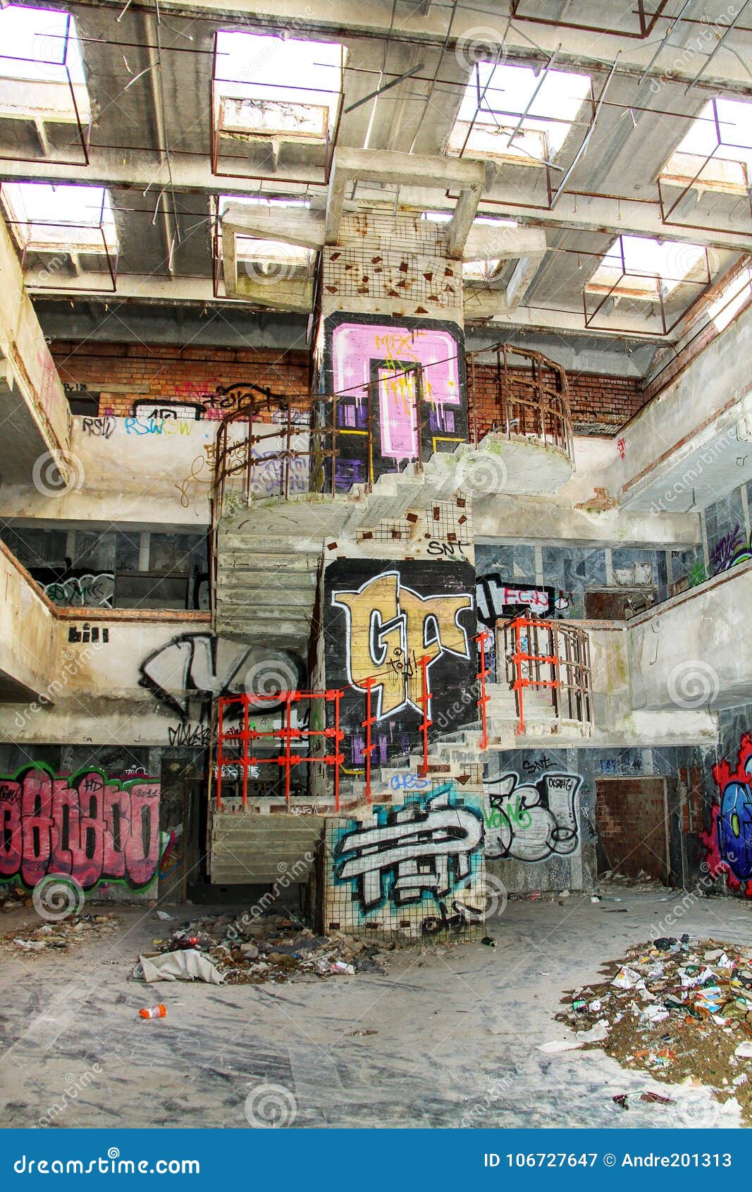 Abandoned Building with Graffiti Stock Image - Image of long, house ...