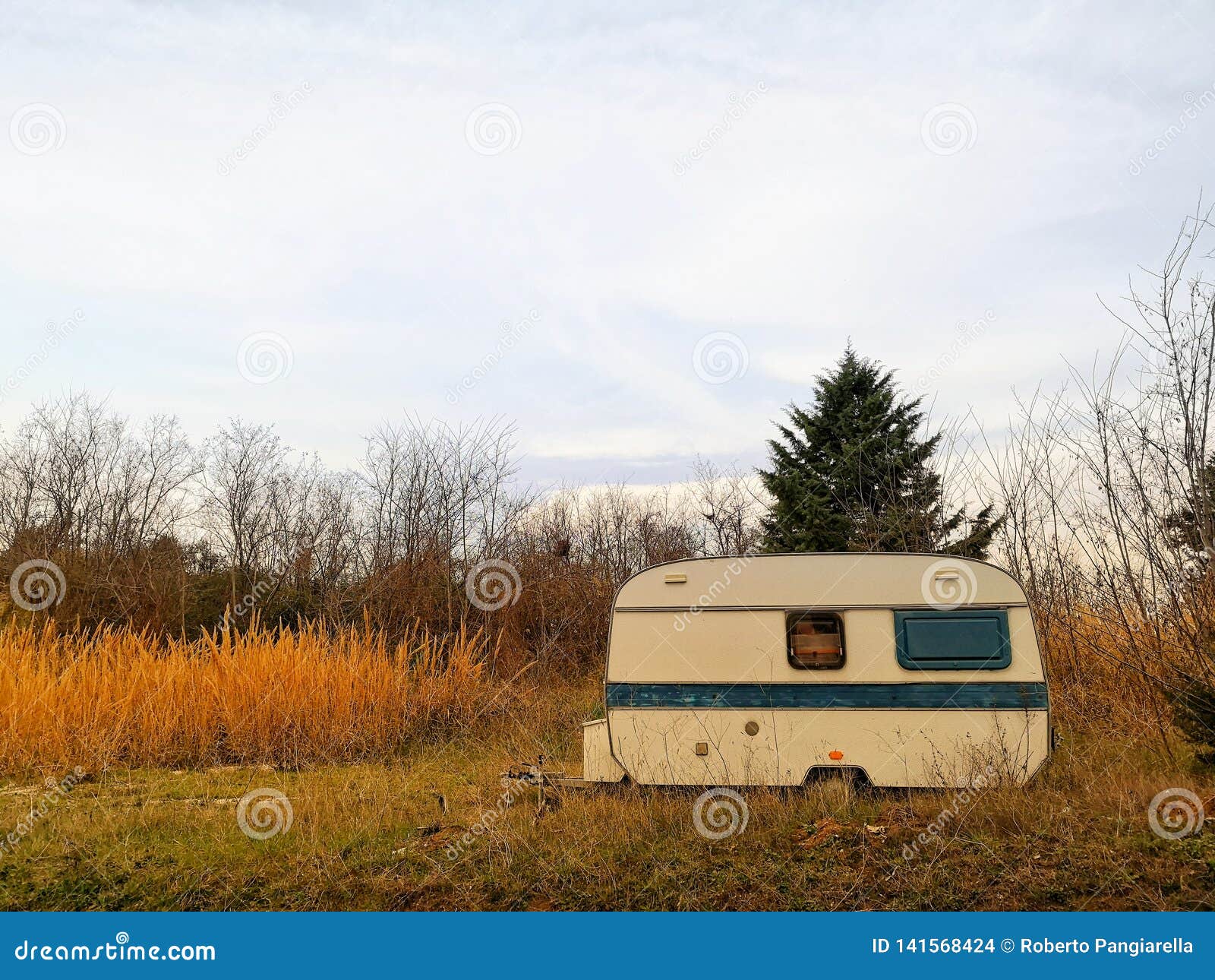 Old abandoned caravan stock photo. Image of abandoned - 141568424