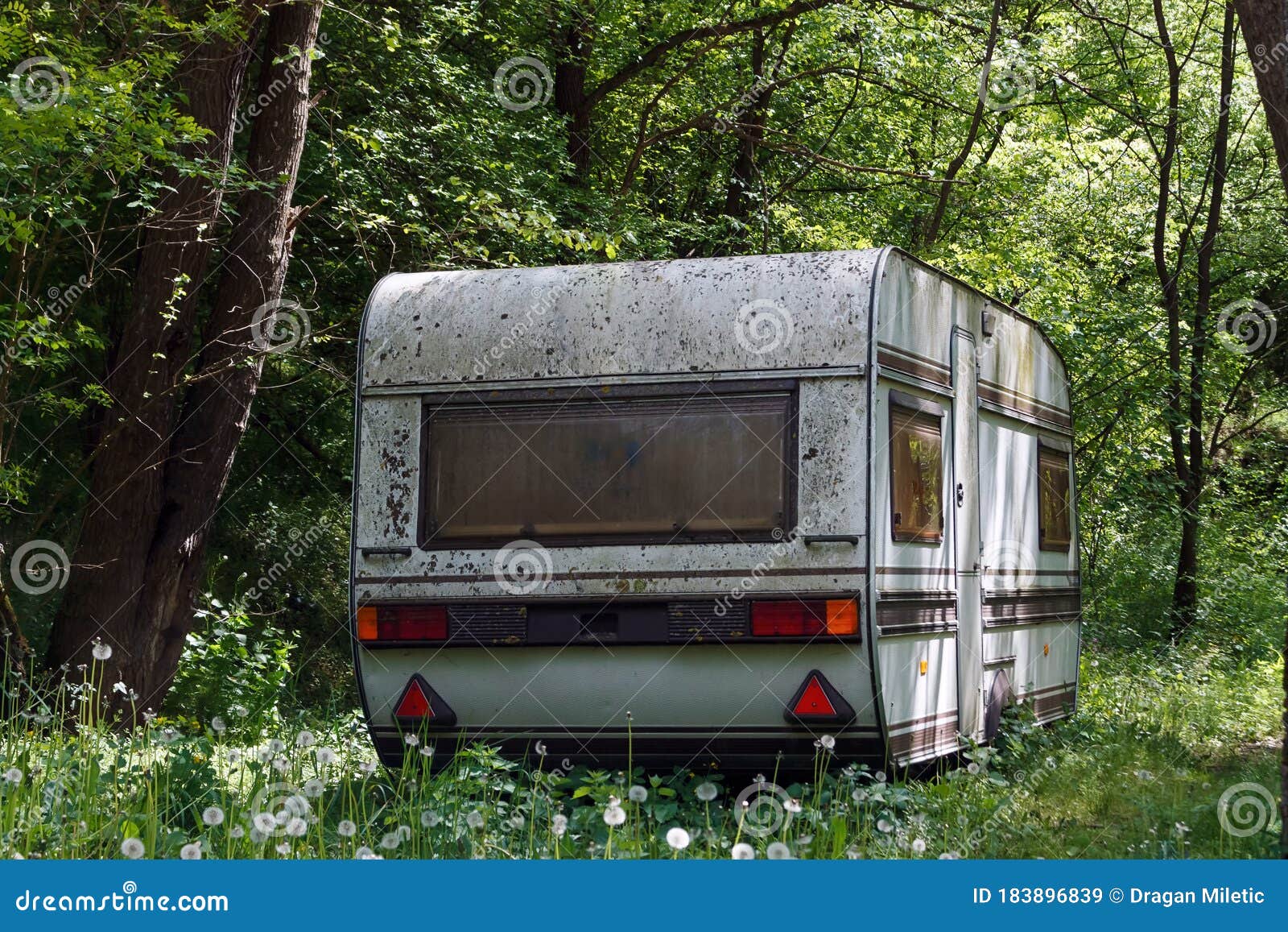 Old abandoned caravan stock image. Image of holiday - 183896839