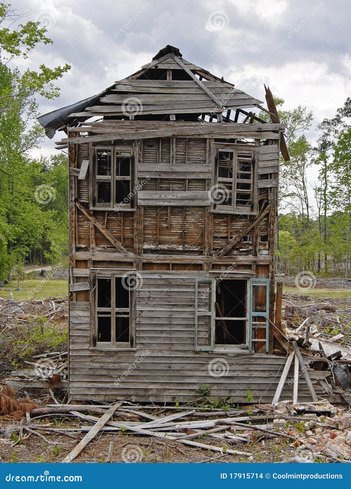 Old Abandoned Collapsing House Cloudy Day Stock Photo - Image of ... Old Abandoned Collapsing House Cloudy Day Stock Photo - Image of ...
