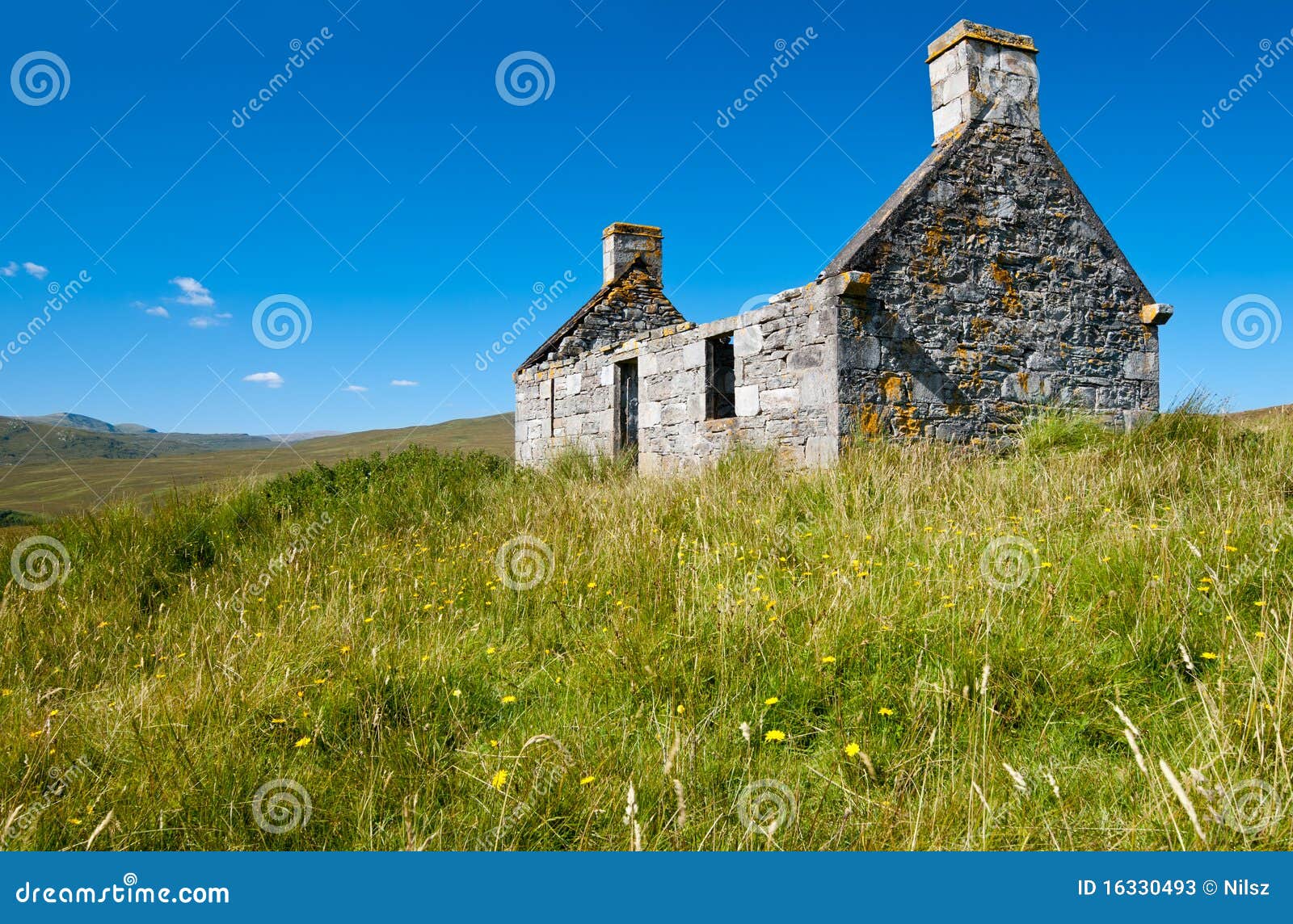 Old Abandoned Cottage House Stock Image - Image of rustic, destinations ...