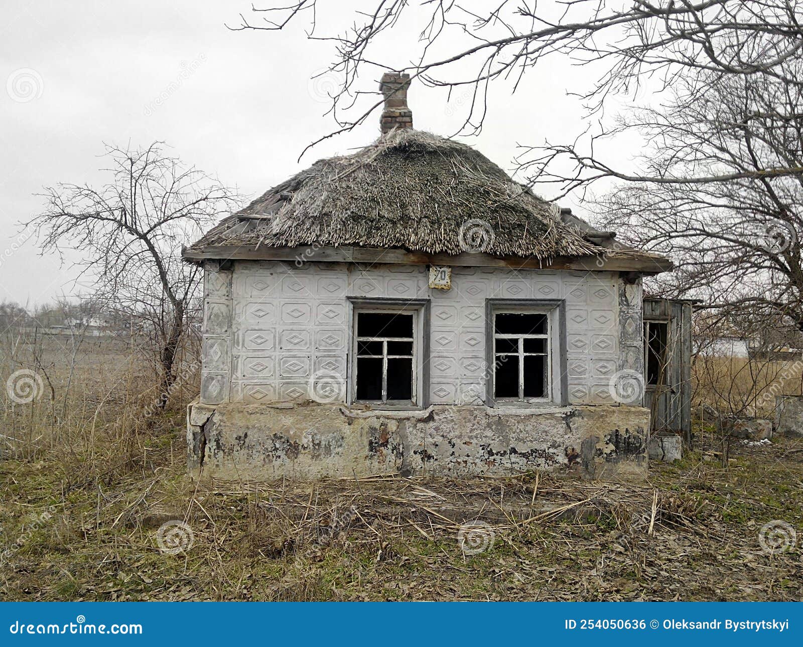 Old Abandoned Decaying House Stock Photo - Image of architecture, grass ...
