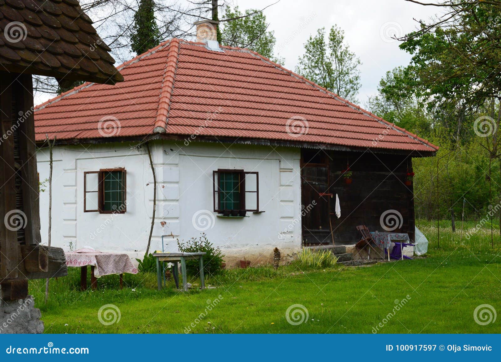 Old house stock image. Image of desolate, roof, estate - 100917597