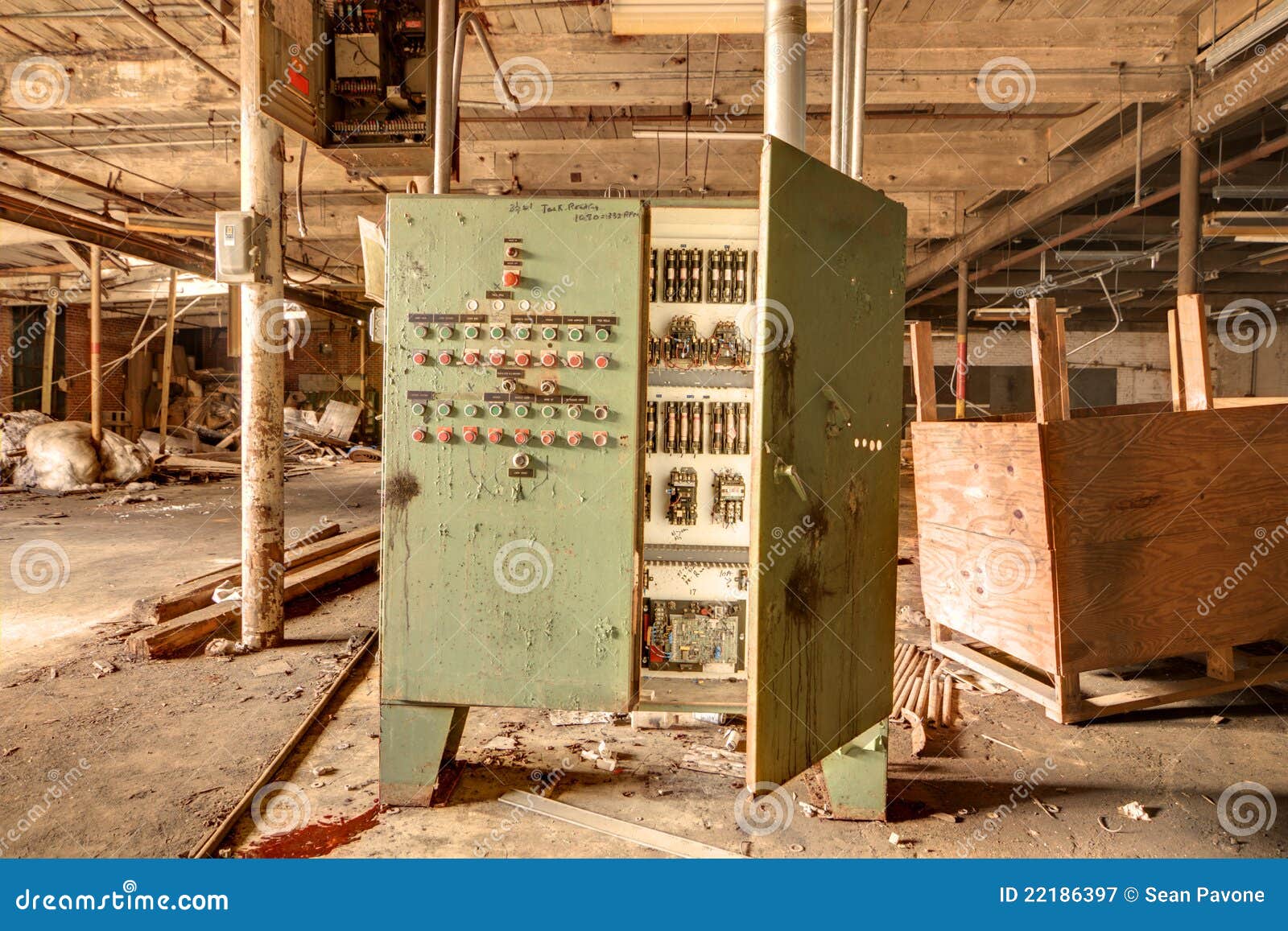 Old abandoned factory stock image. Image of gritty, device - 22186397