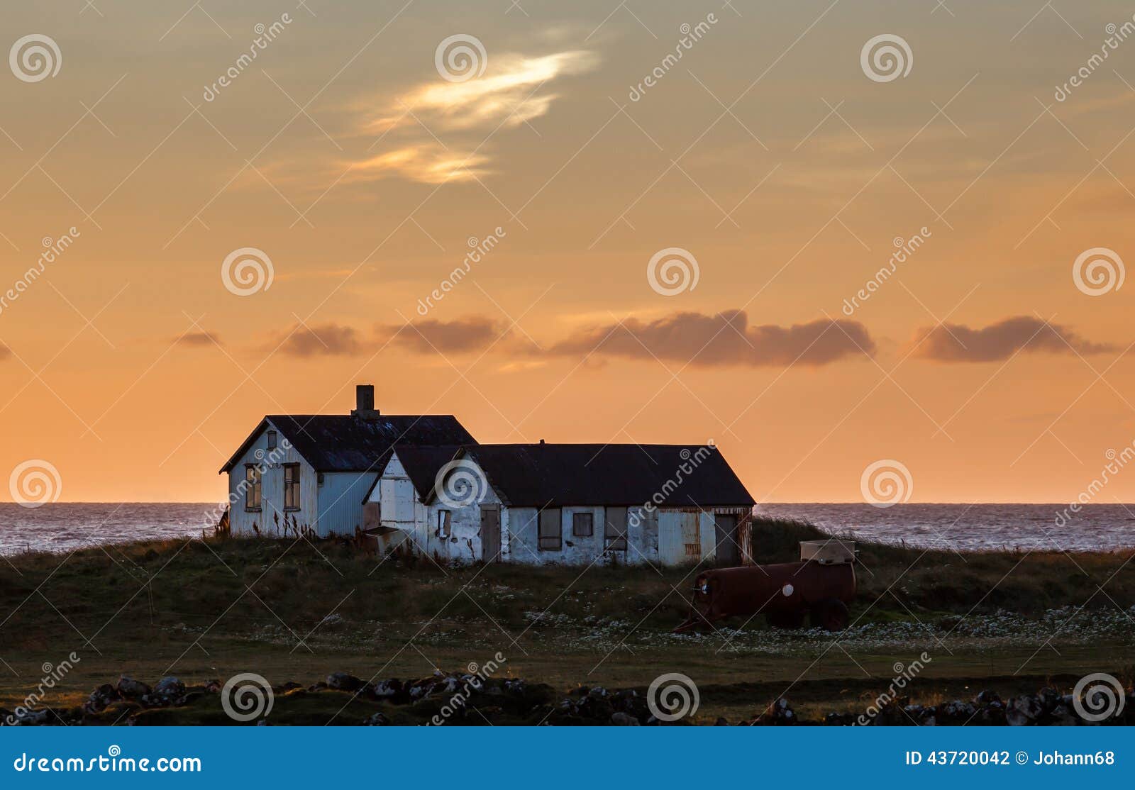 Old Abandoned Farm in Sunset Stock Photo - Image of scenery, north ...