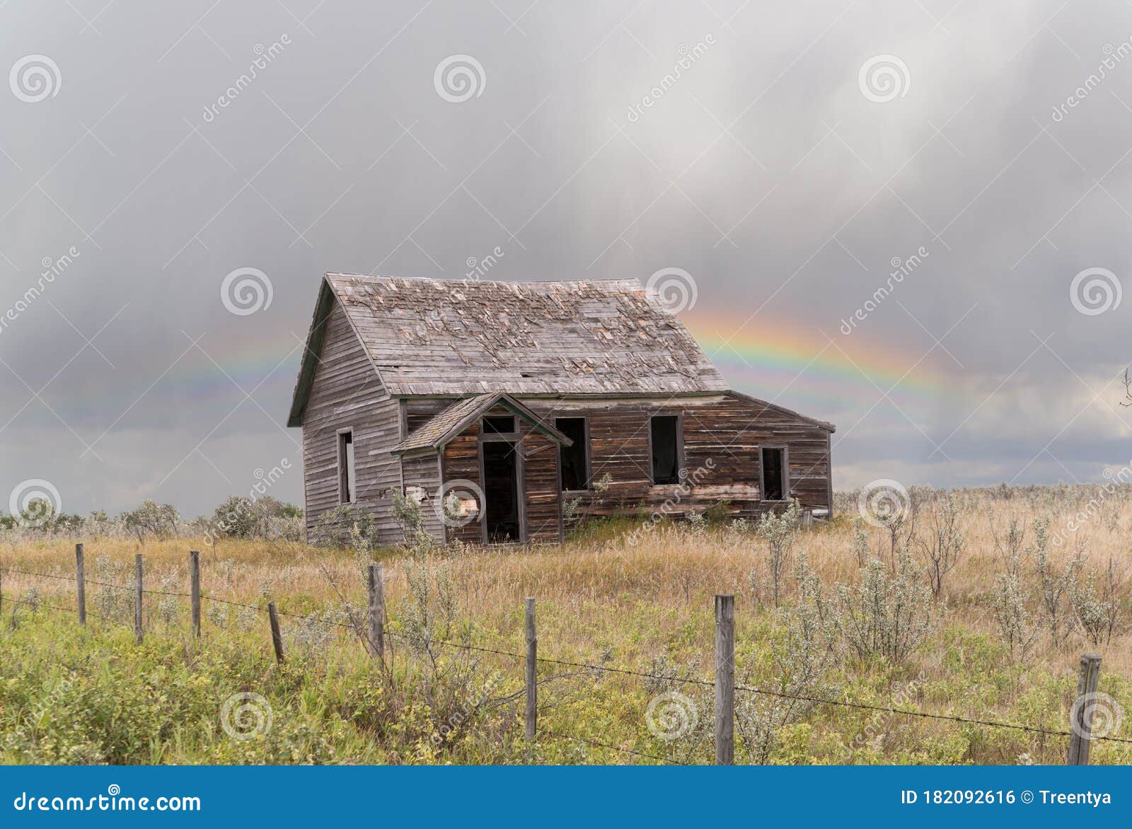 Old Abandoned Farmhouse on the Prairie Stock Photo - Image of deserted ...