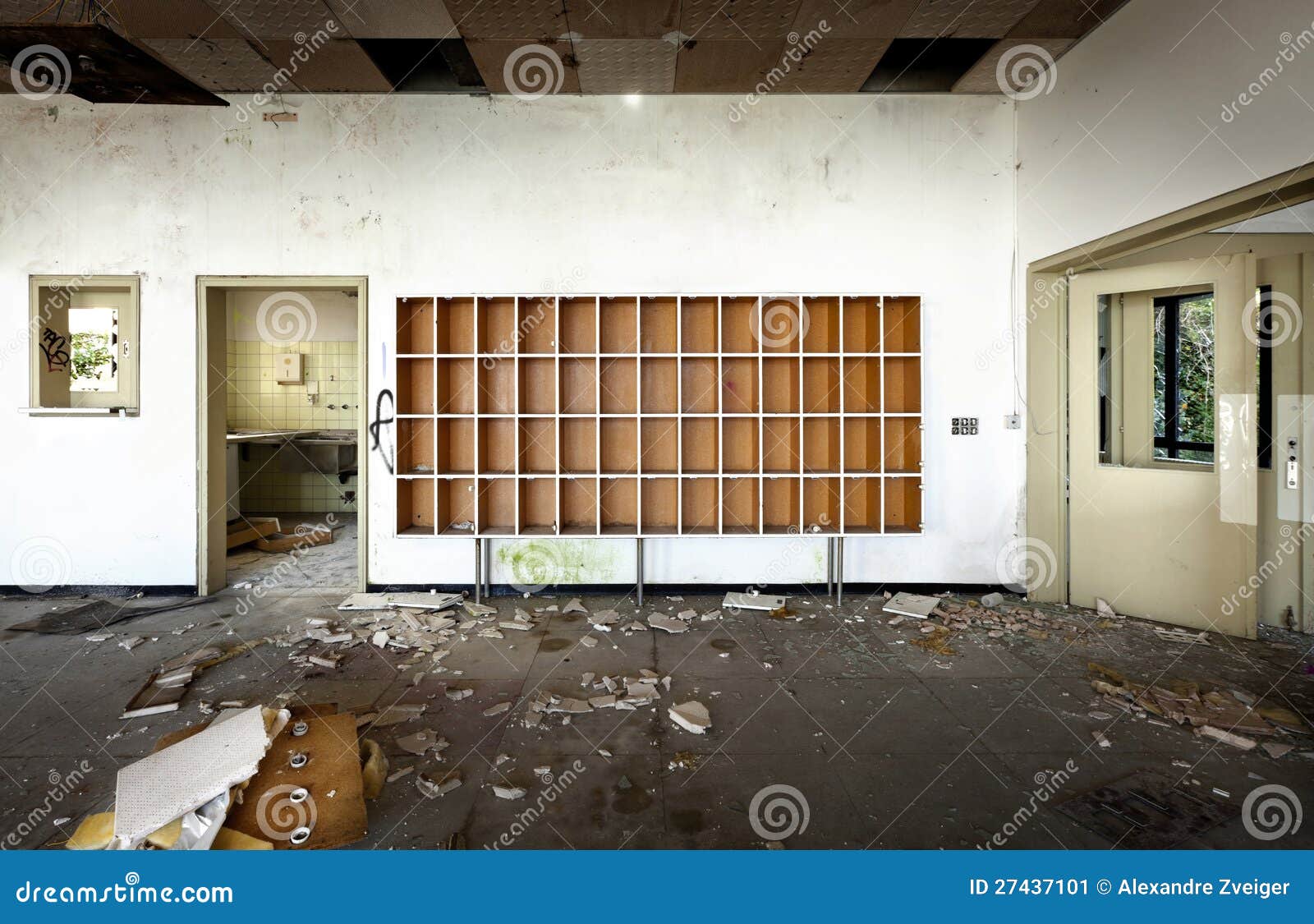 Old abandoned hotel stock image. Image of abandoned, home - 27437101
