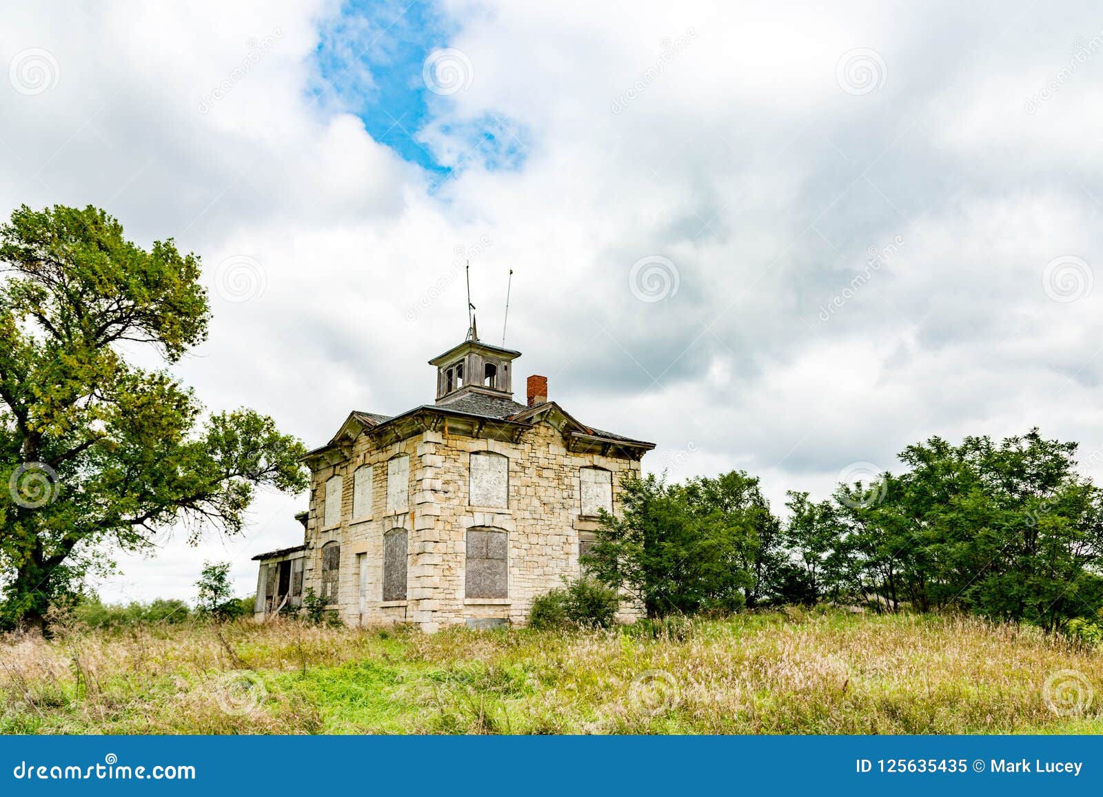 Old Boarded Up House in the Country Stock Image - Image of decaying ...