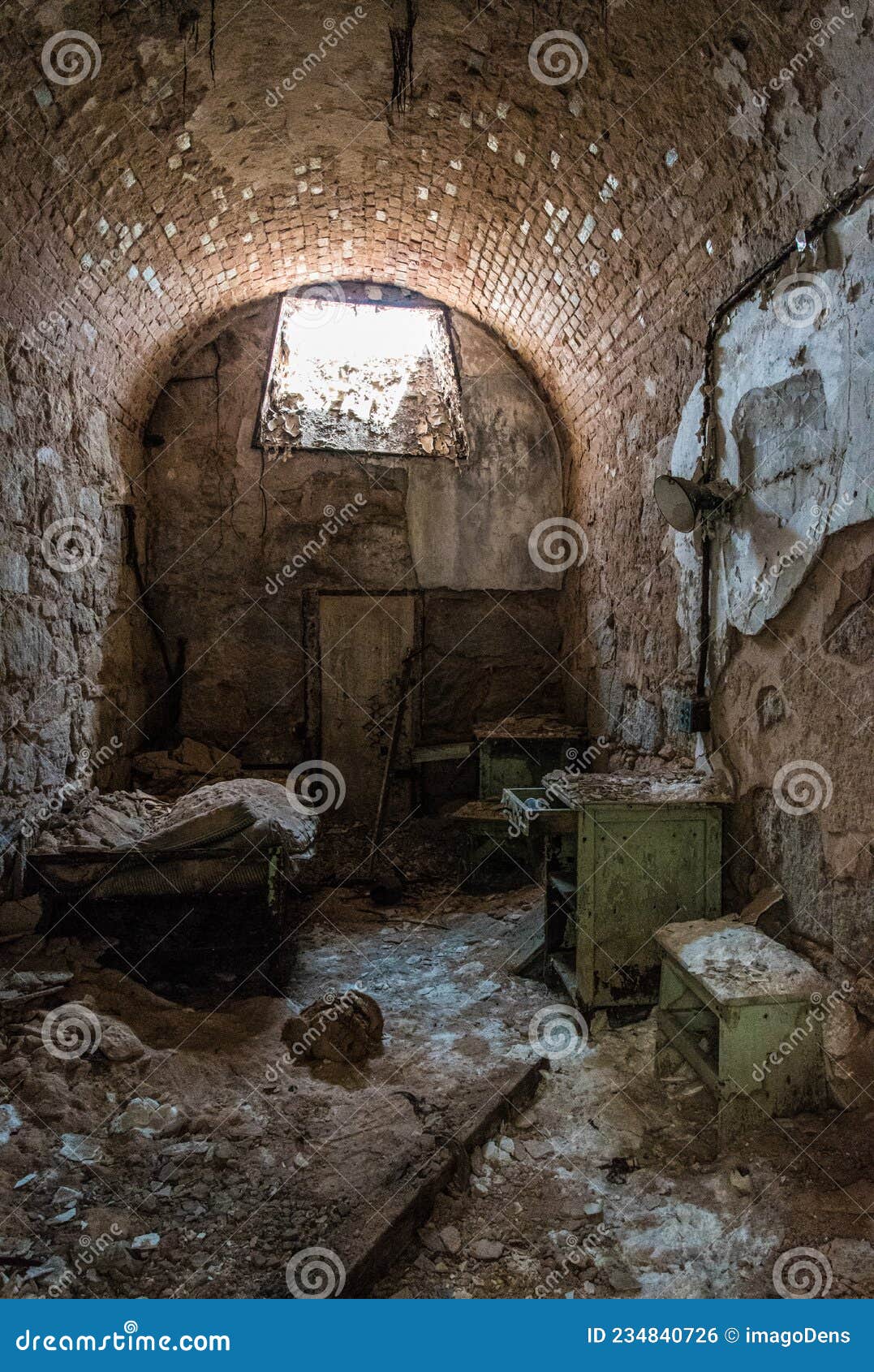 Old Abandoned Prison Cell in Eastern State Penitentiary Editorial Photo ...