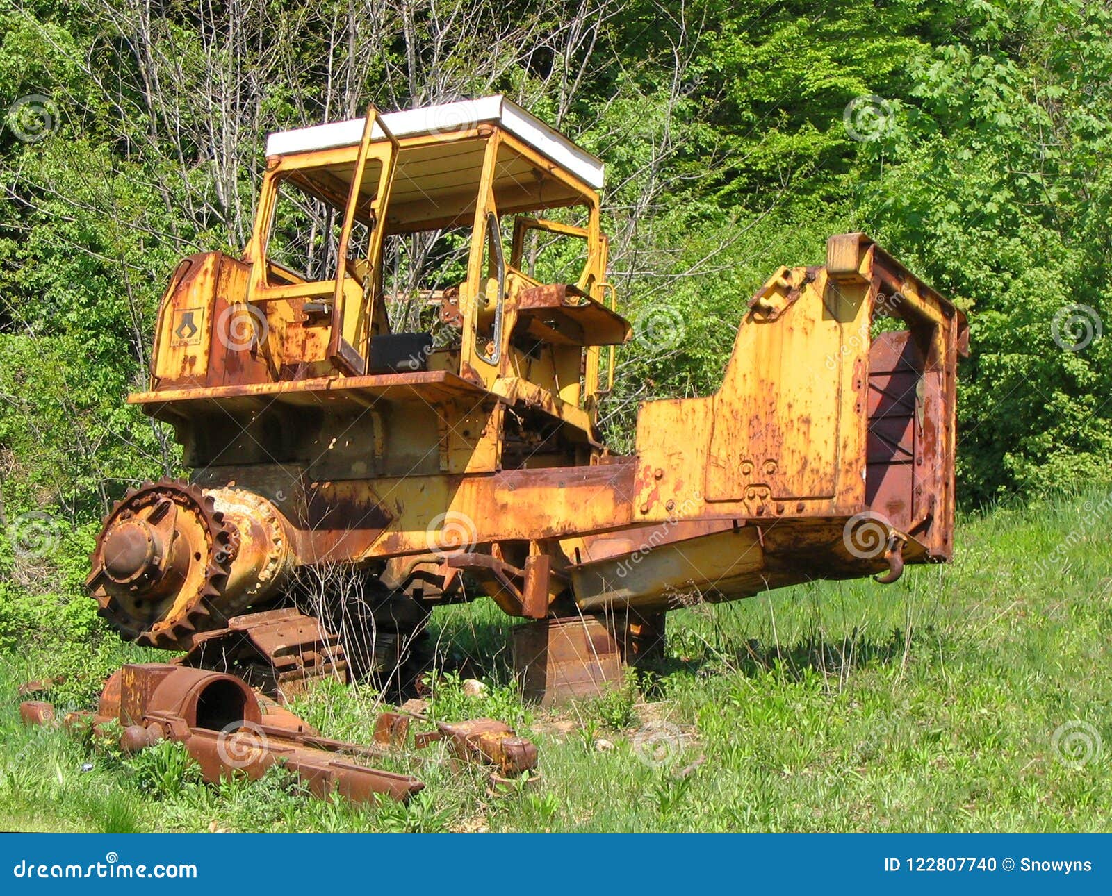 Old Abandoned Rusty Bulldozer Stock Photo - Image of industry, grass ...