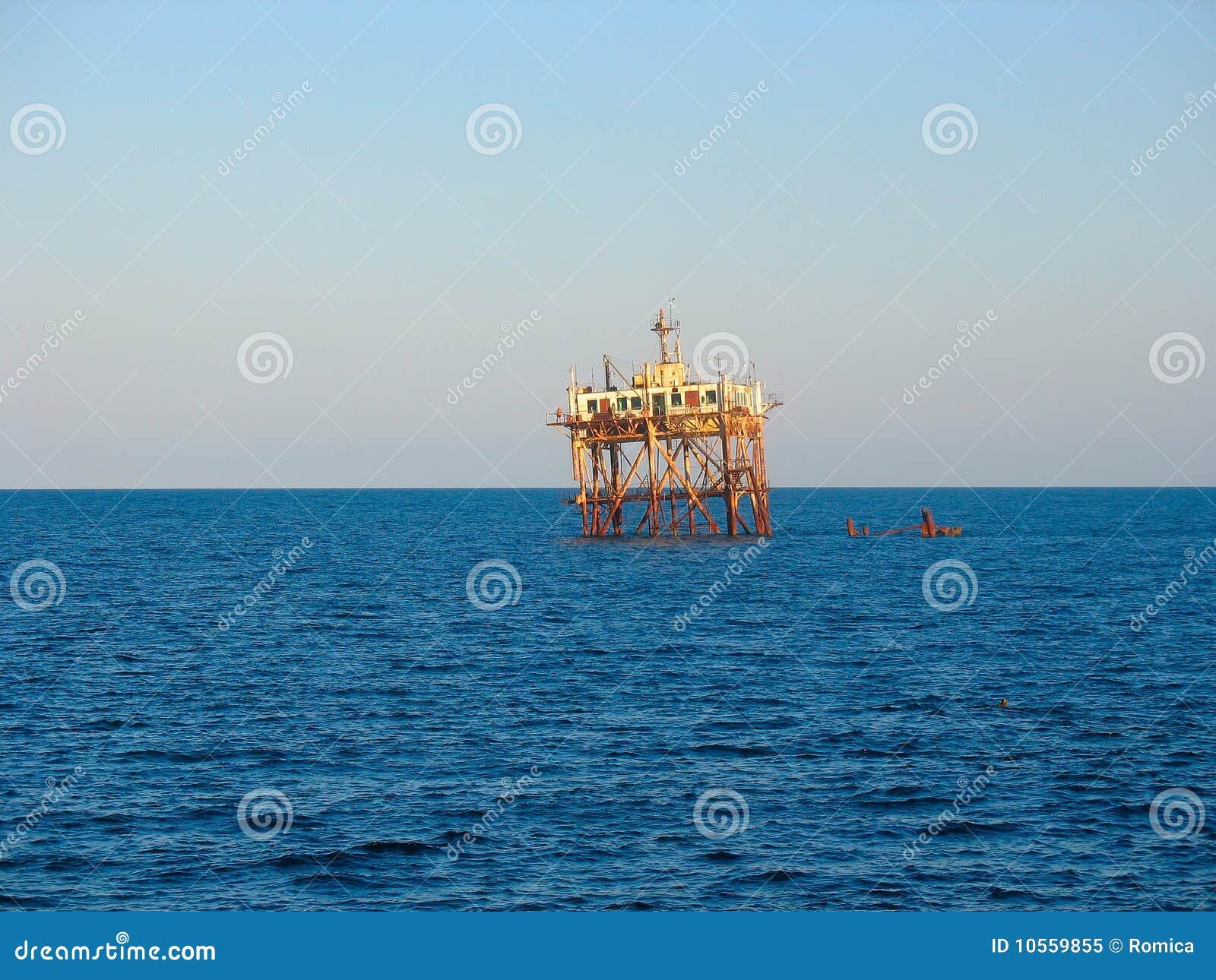 Old Abandoned Sea Rusty Drilling Platform Stock Image - Image of flare ...