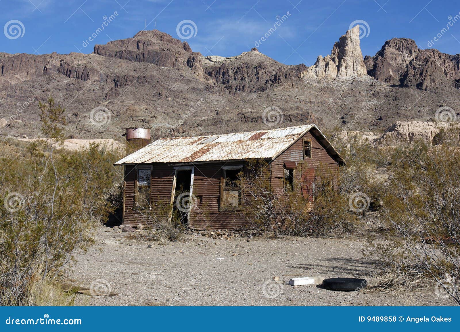 Old Abandoned Shack in Desert Stock Photo - Image of foreclosure ...