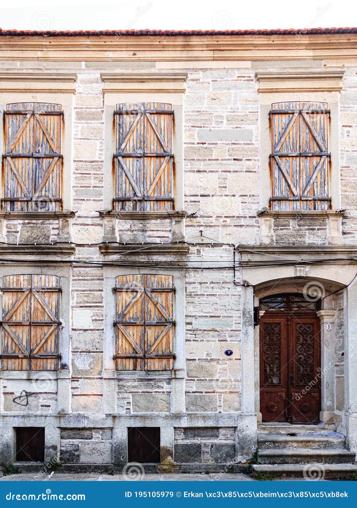 Old Abandoned Stone House Front View Editorial Stock Image - Image of ...