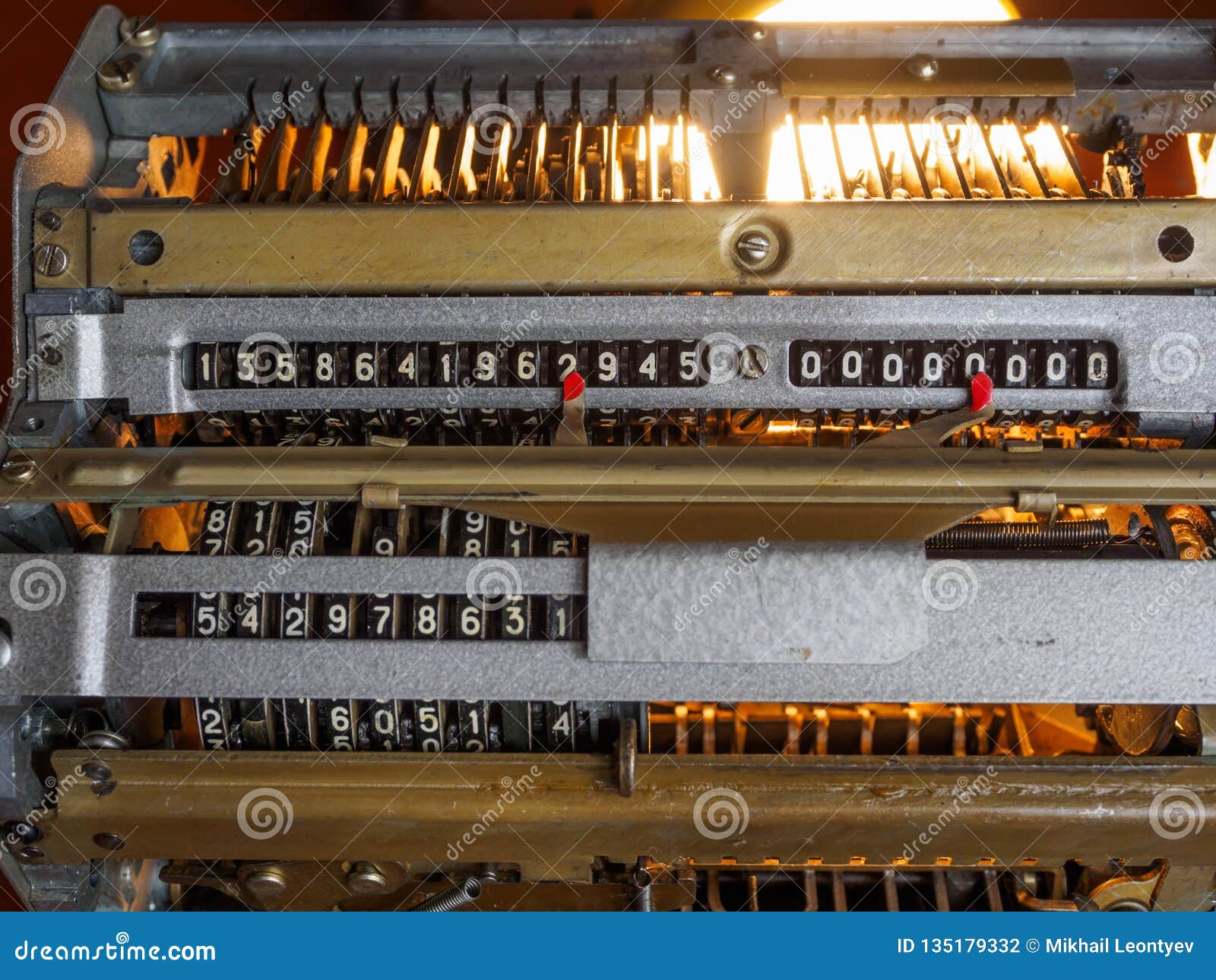 The Old Adding Machine editorial photography. Image of metal - 135179332