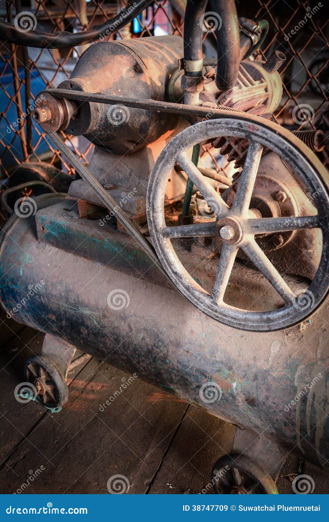 Old air compressor stock image. Image of cylinder, pneumatic - 38747709