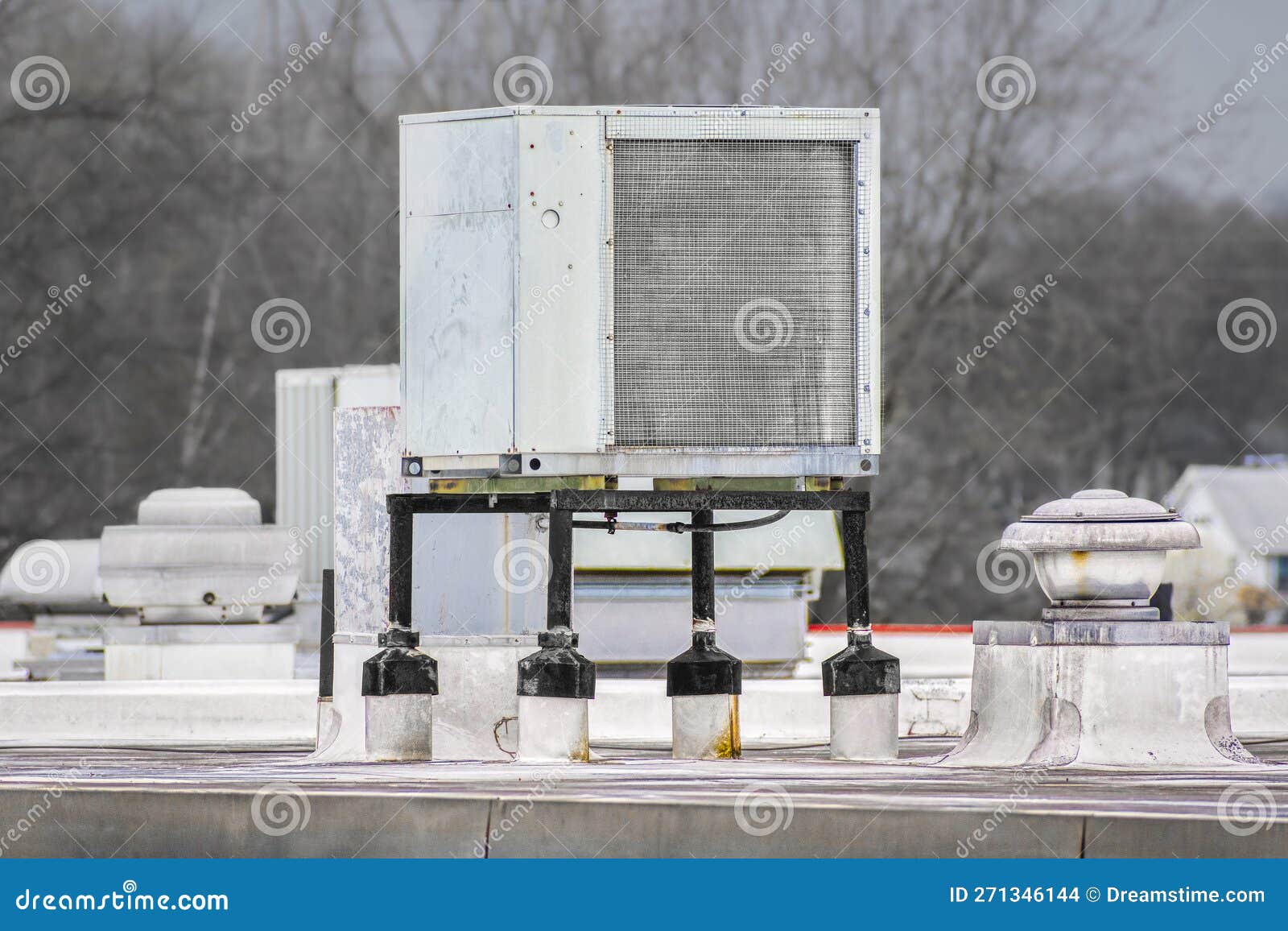 Old Air Conditioning Unit on Top of Retail Building Stock Photo - Image ...