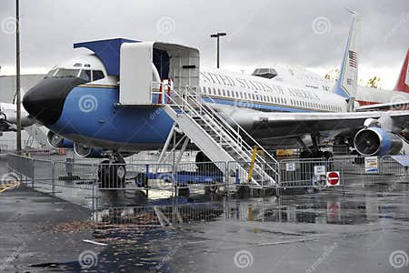 Old Air Force One editorial stock photo. Image of flight - 22868333