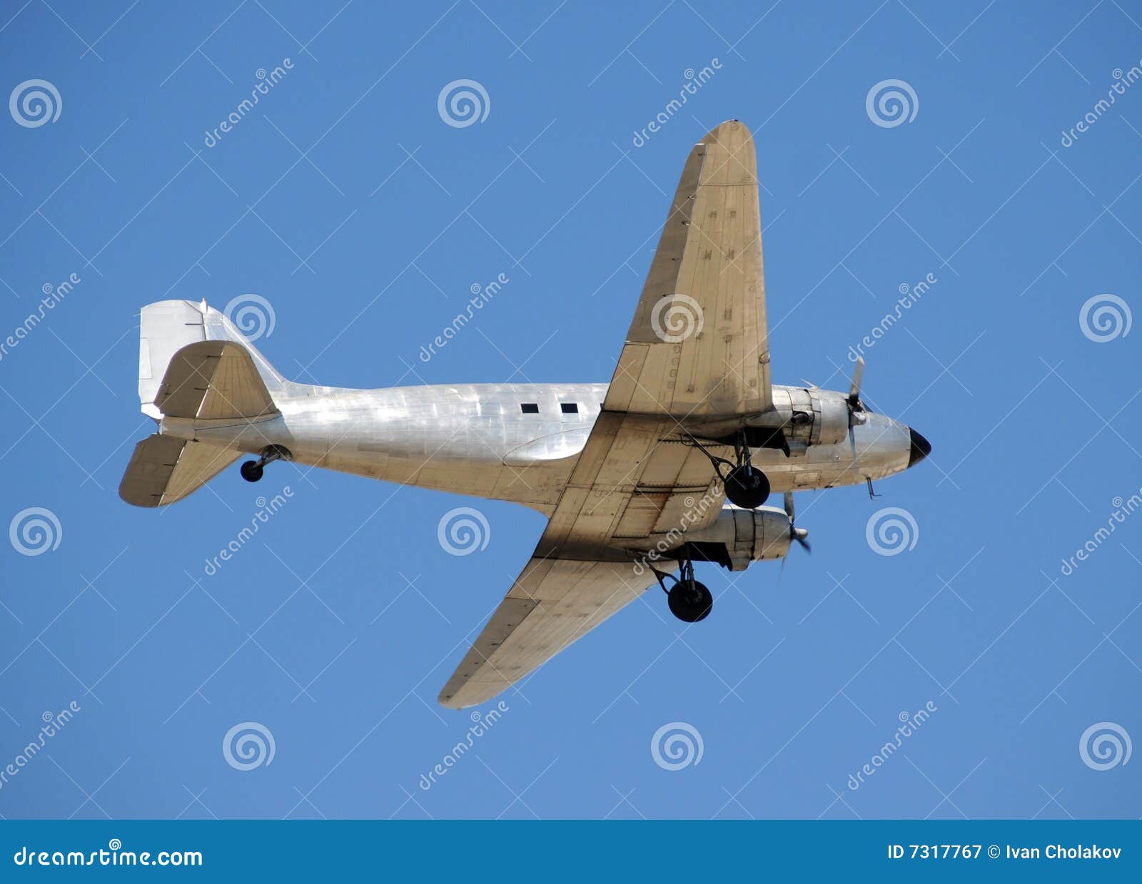 Old airplane stock image. Image of flight, turboprop, midair - 7317767