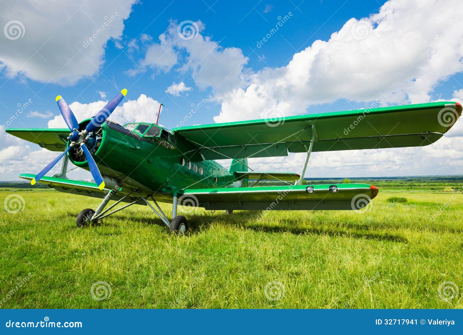 Old airplane stock image. Image of landing, private, plane - 32717941