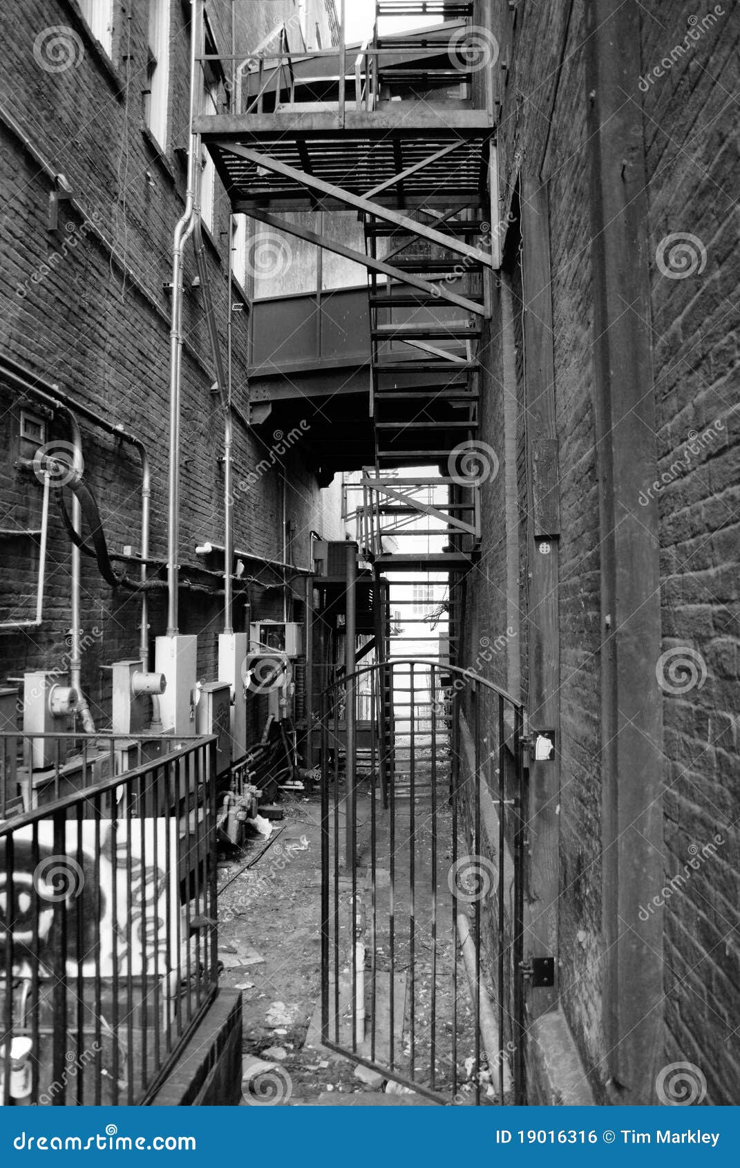 Old alley stock photo. Image of town, alley, pavement - 19016316